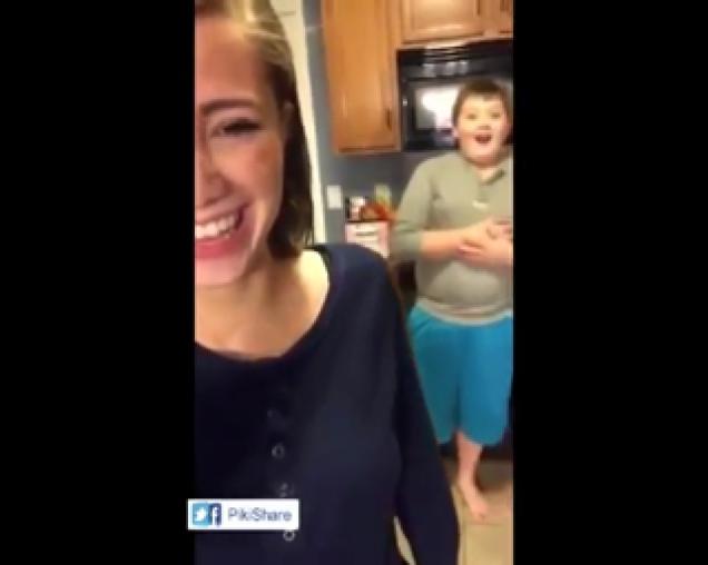 Girls Rips Fart So Bad Her Brother Is Genuinely Scared For His Life