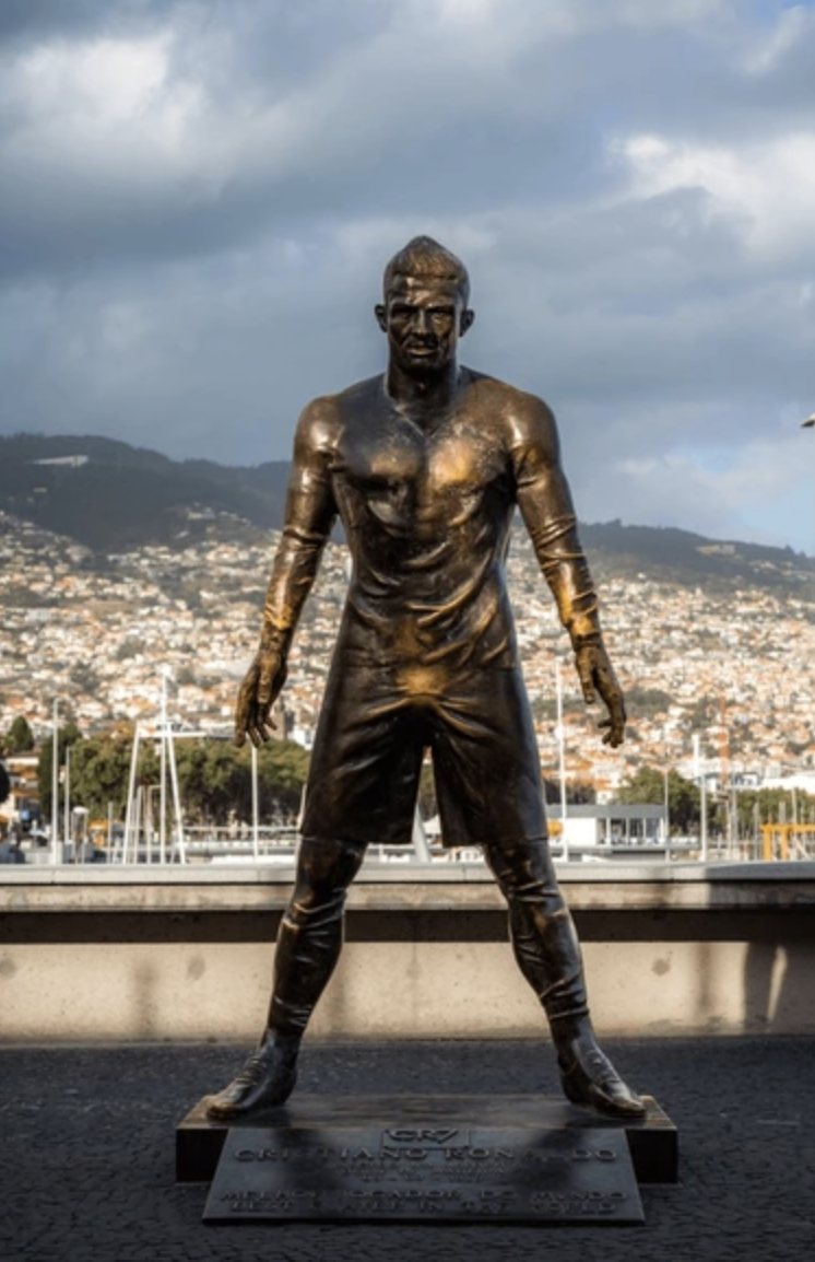 15 Worn Statues That Prove We're All Down Horrendous | eBaum's World