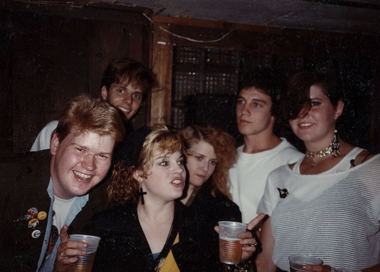 20 Totally Tubular Photos From '80s College Parties | eBaum's World