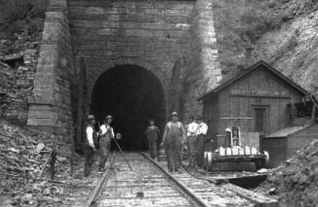 33 Historical Jobs We Couldn't Even Imagine Doing | eBaum's World