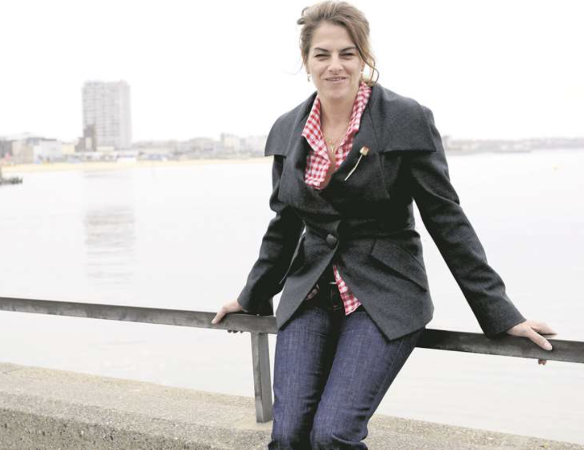 13 People Who Fell in Love With and Married Inanimate Objects | eBaum's ...