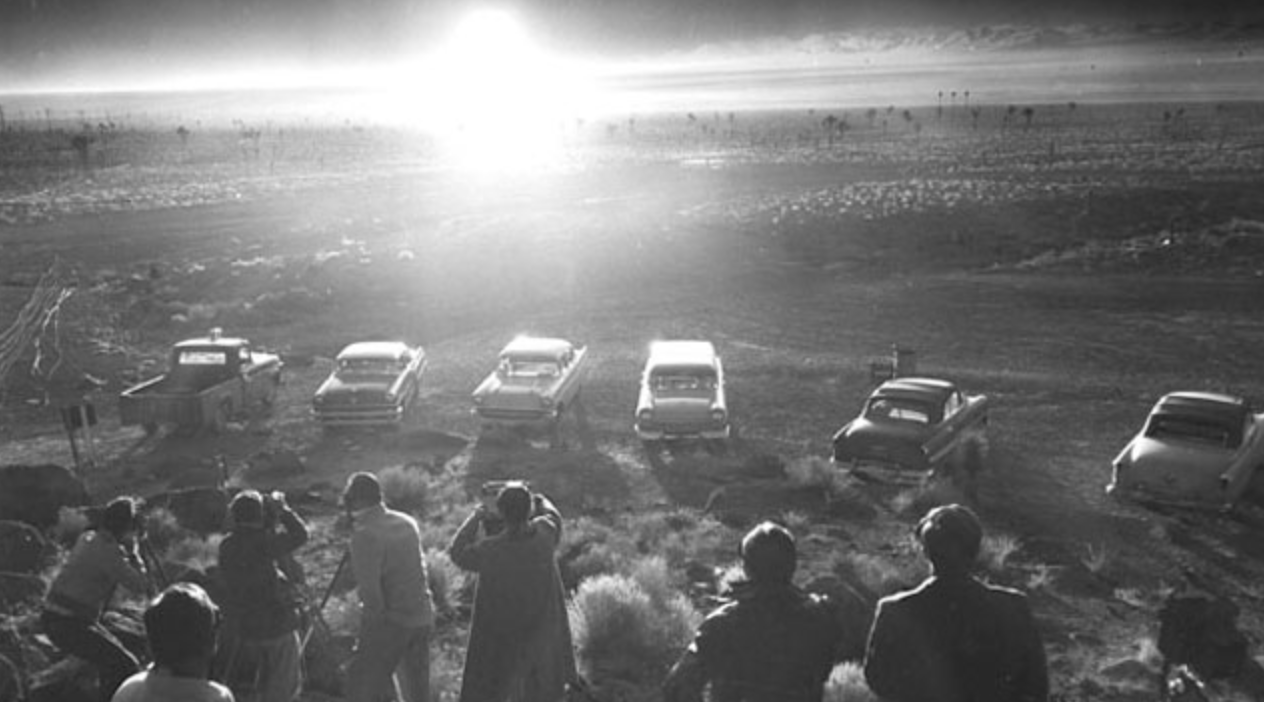20 Radioactive Photos of People Watching Nuclear Explosions | eBaum's World
