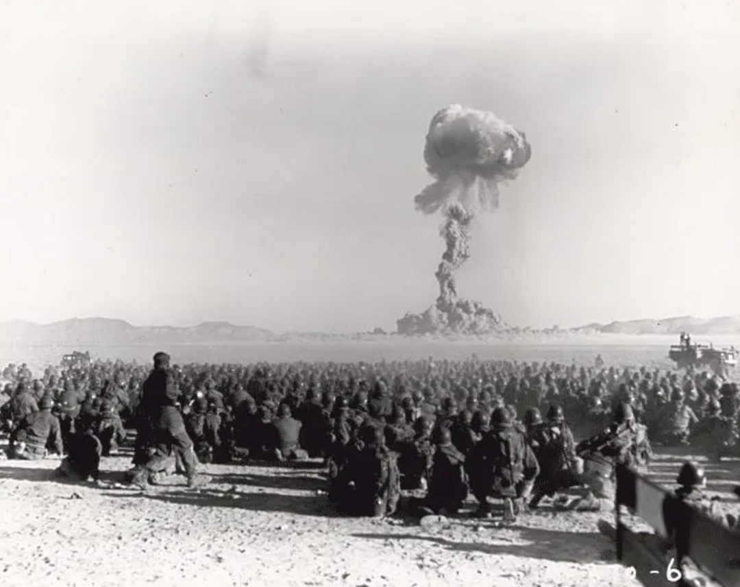 20 Radioactive Photos of People Watching Nuclear Explosions | eBaum's World