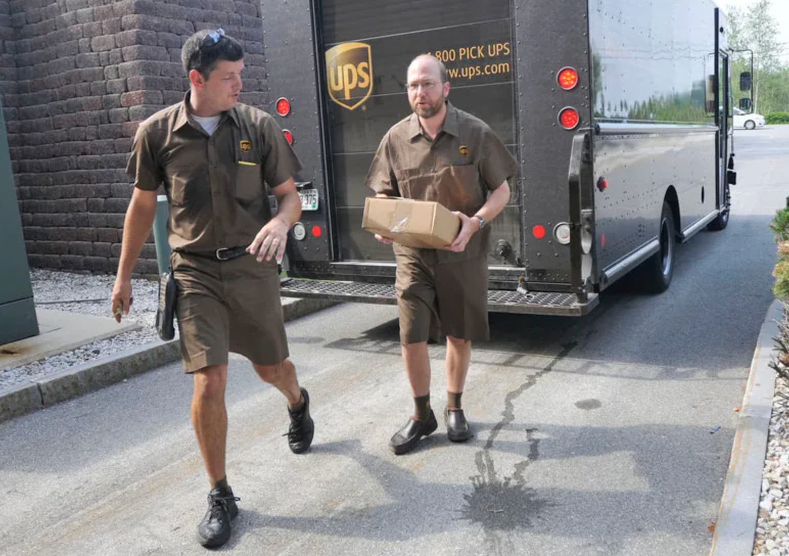 20 UPS Drivers Working Fashion Forward | eBaum's World