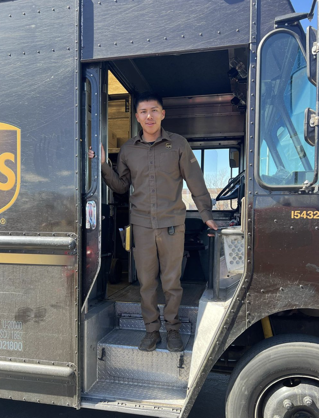 20 UPS Drivers Working Fashion Forward | eBaum's World