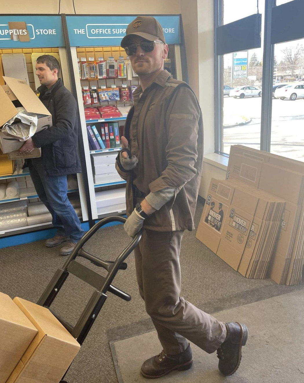 20 UPS Drivers Working Fashion Forward | eBaum's World