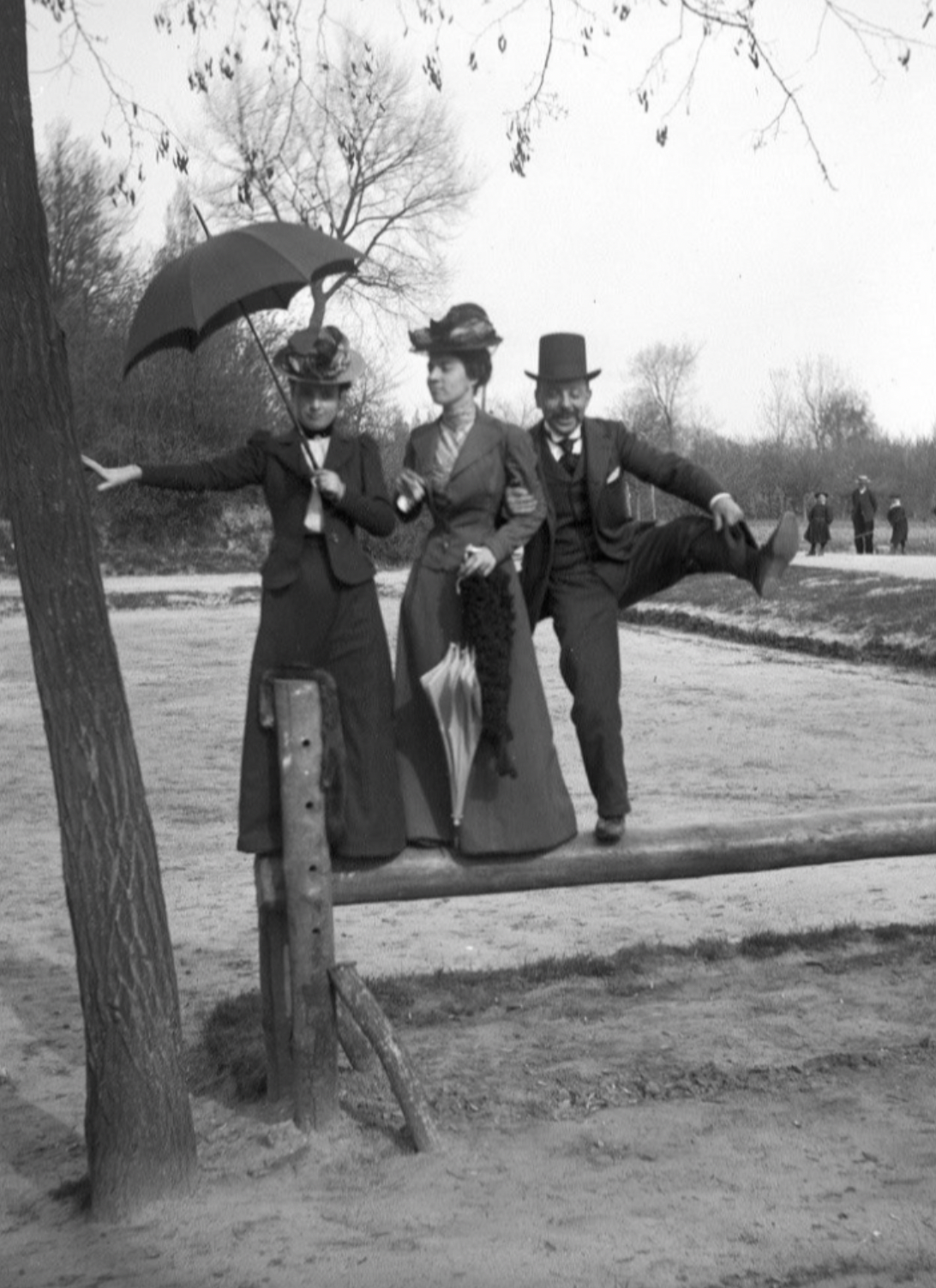 People Have Always Been Silly, As Proven in Old Photos | eBaum's World