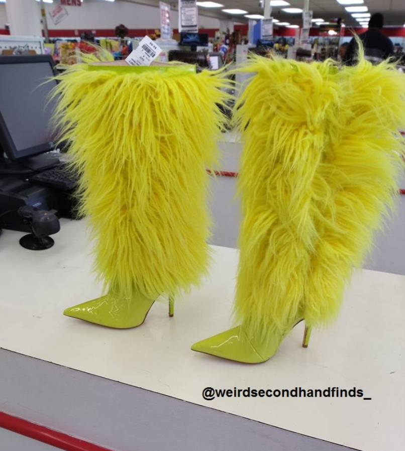 39 Weird Things People Bought While Thrifting | eBaum's World