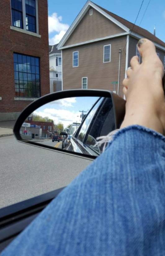 20 Disgusting People Airing Out Their Toes in Public | eBaum's World