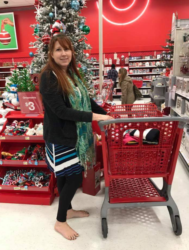 20 Disgusting People Airing Out Their Toes in Public | eBaum's World