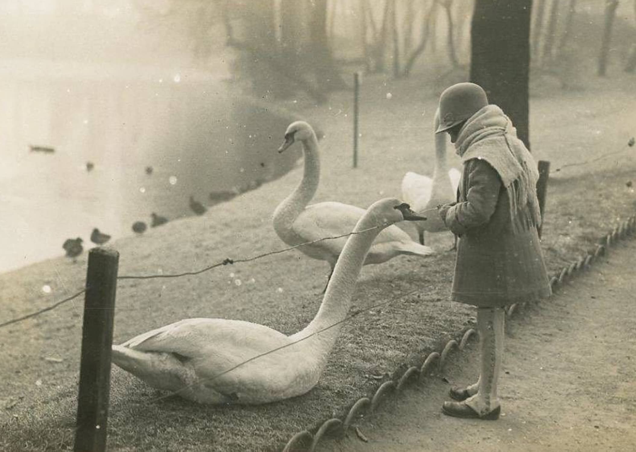 Photos from Classic Paris Life in the '20s and '30s | eBaum's World