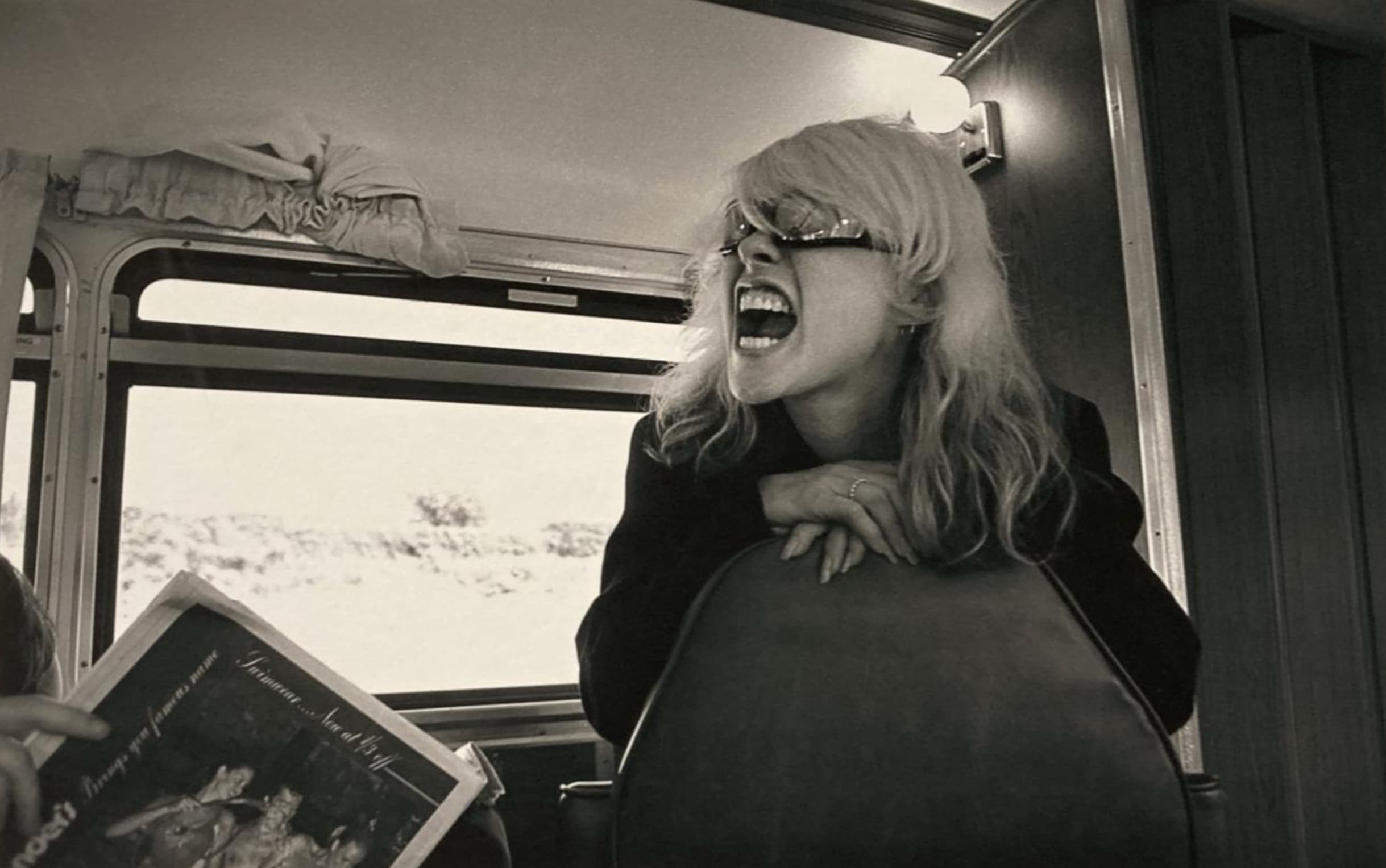 23 Photos of Tour Bus Life For the '70s Biggest Stars | eBaum's World