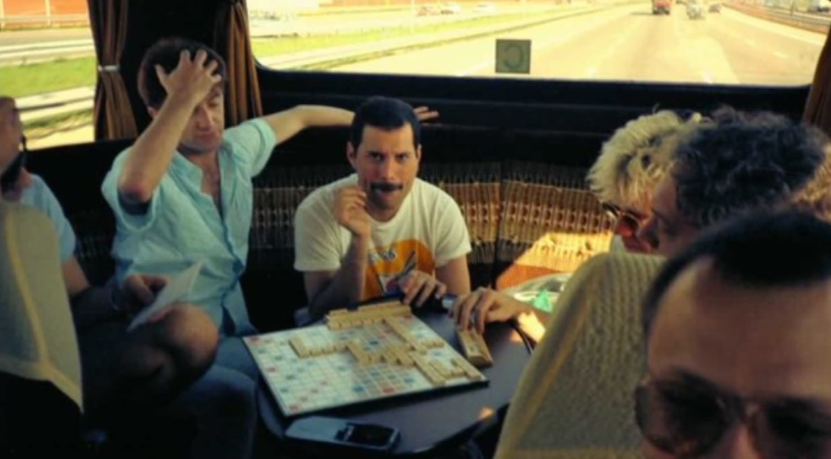 23 Photos of Tour Bus Life For the '70s Biggest Stars | eBaum's World