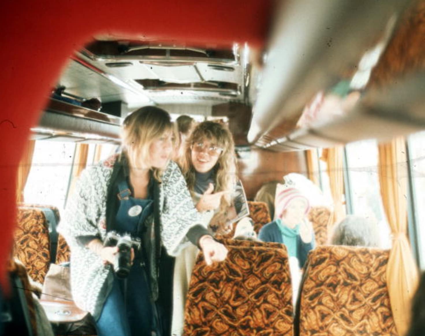 23 Photos of Tour Bus Life For the '70s Biggest Stars | eBaum's World