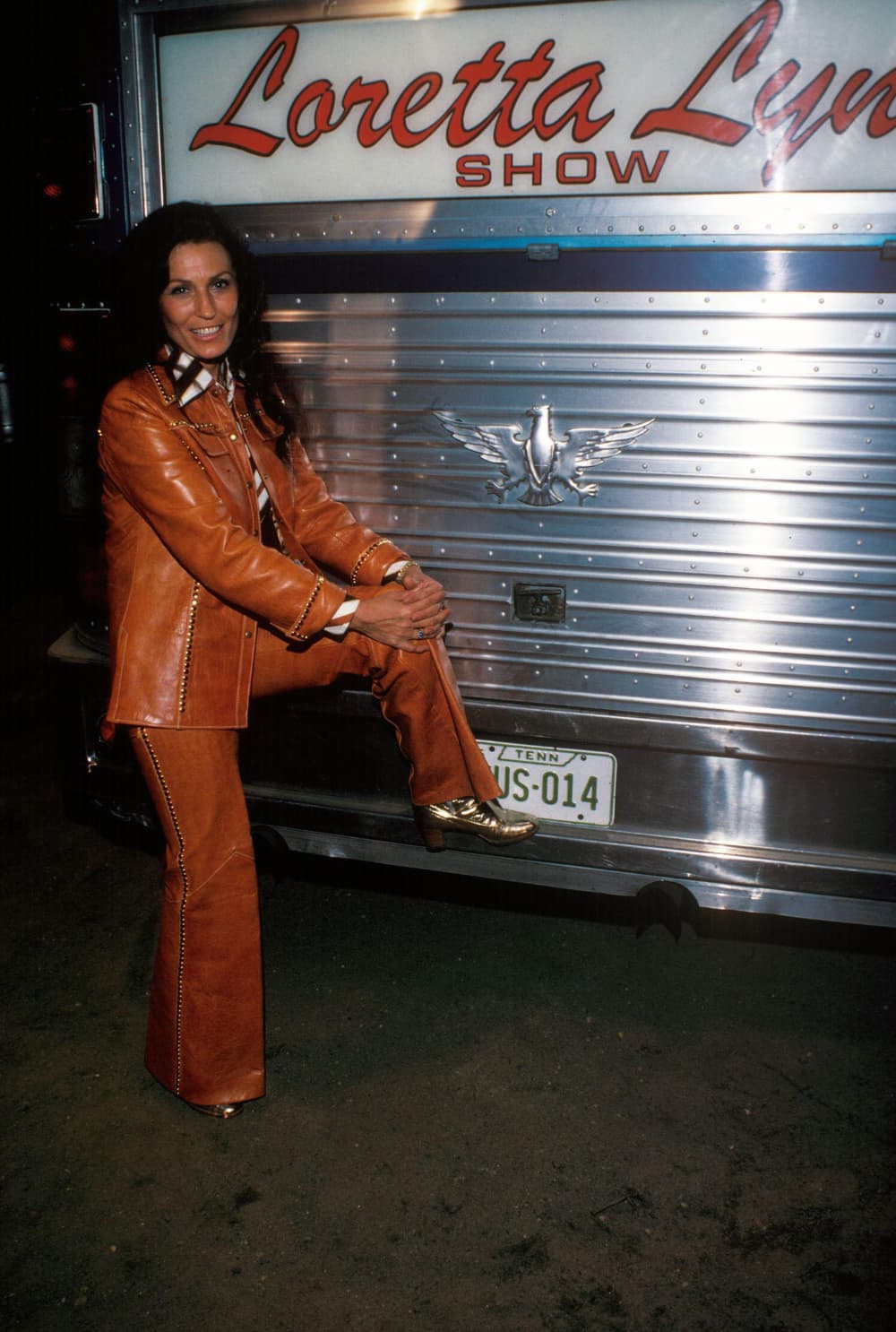 23 Photos of Tour Bus Life For the '70s Biggest Stars | eBaum's World