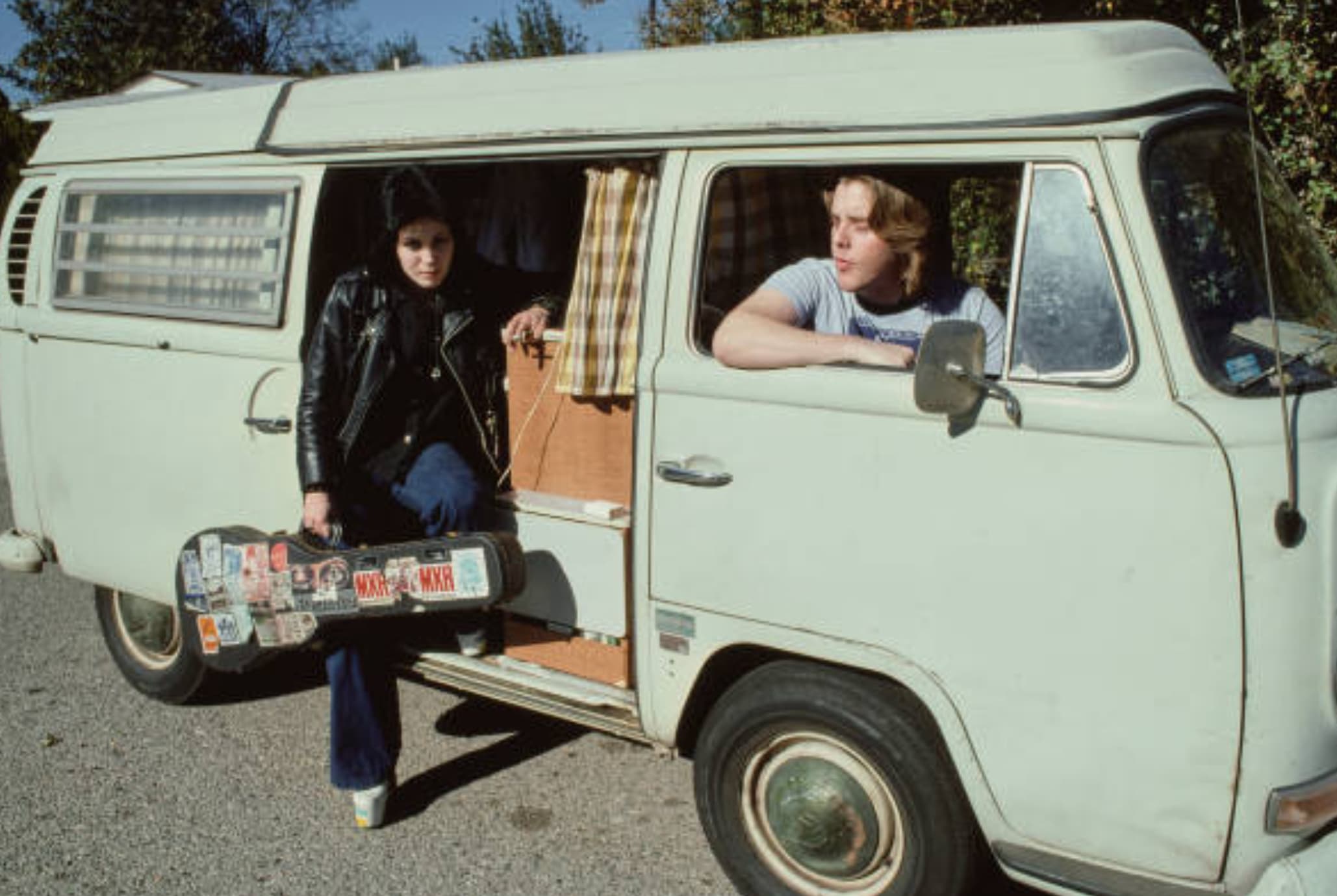 23 Photos of Tour Bus Life For the '70s Biggest Stars | eBaum's World