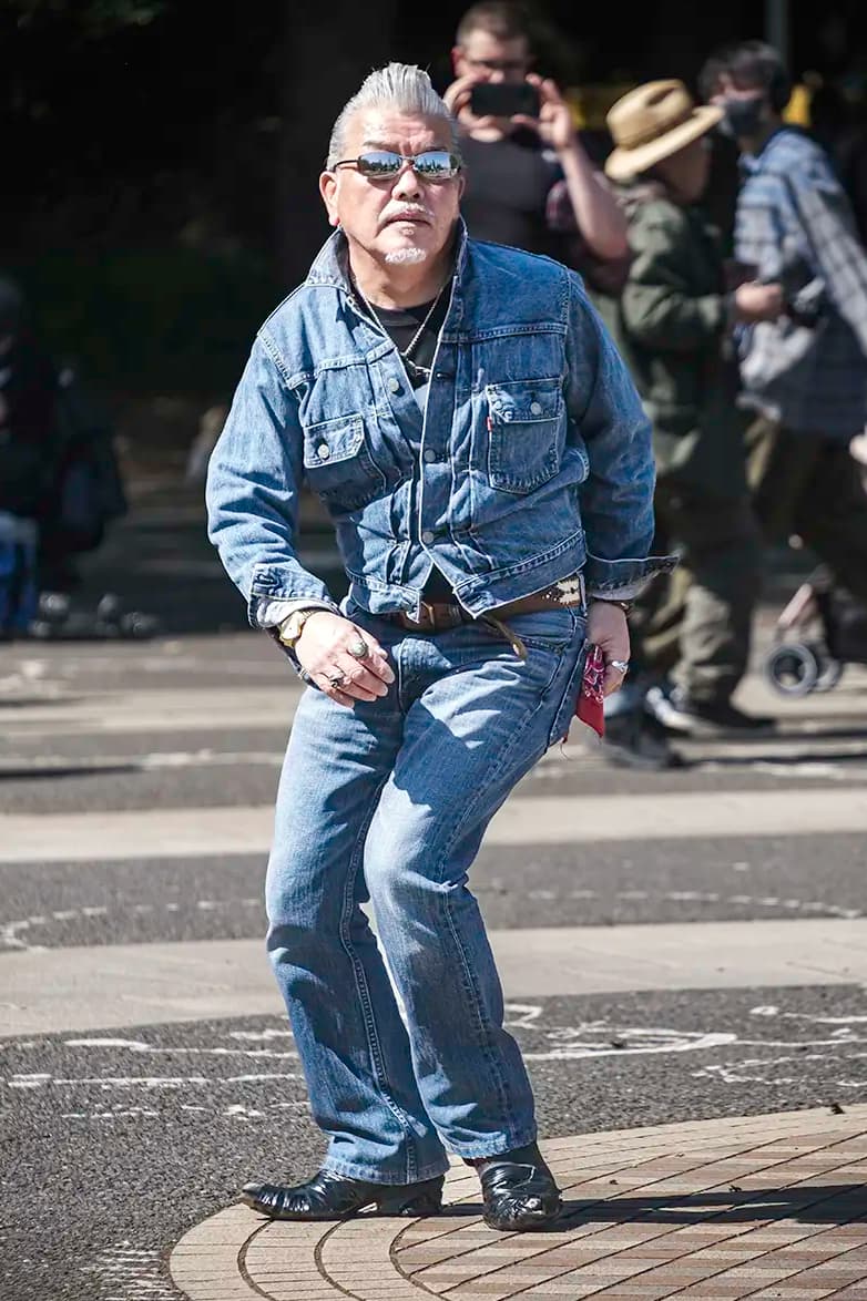 Japanese Gangsters and Greasers Vibing Up the Past | eBaum's World