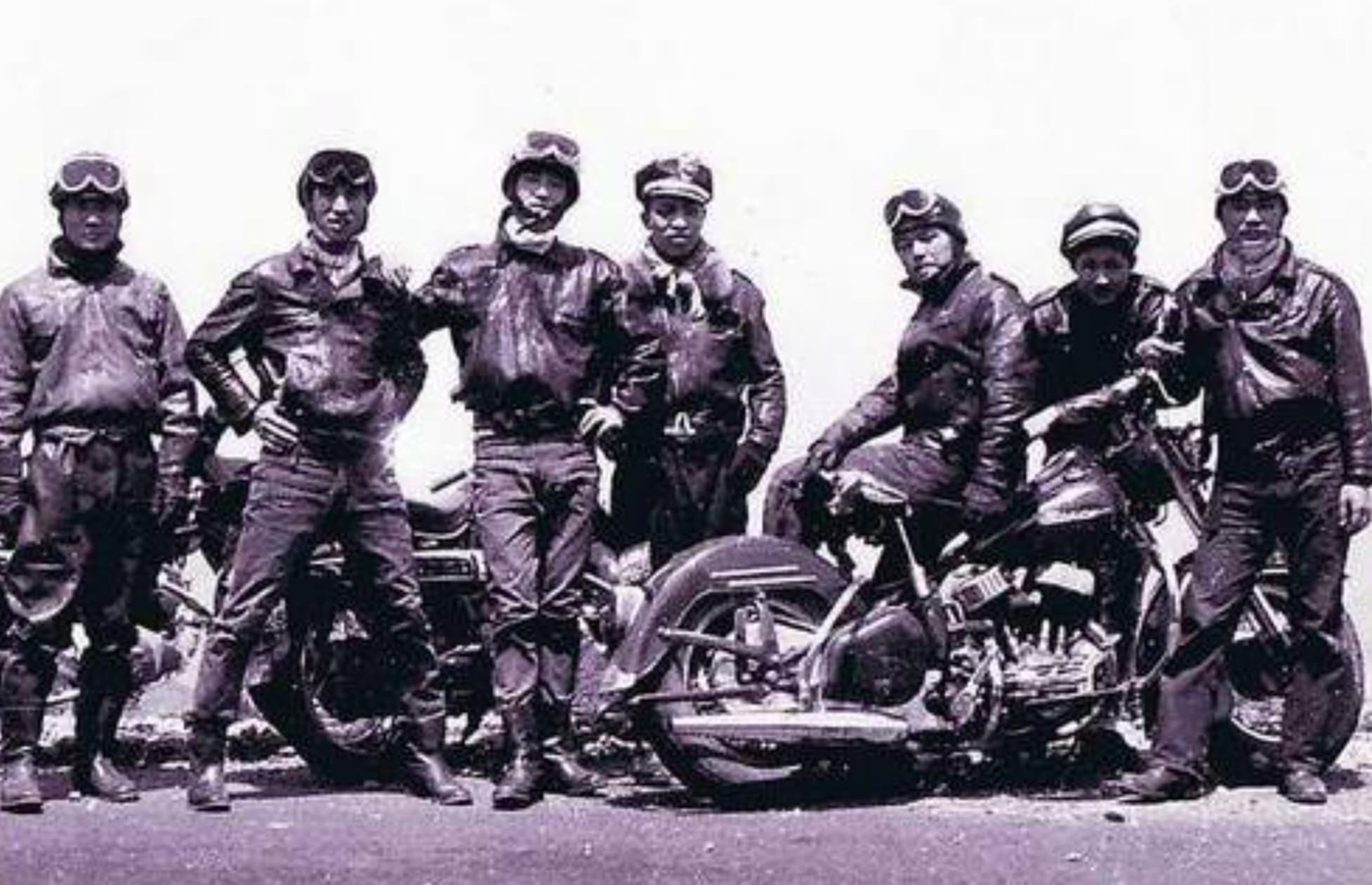Japanese Gangsters and Greasers Vibing Up the Past | eBaum's World