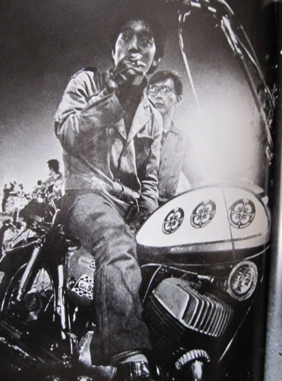 Japanese Gangsters and Greasers Vibing Up the Past | eBaum's World