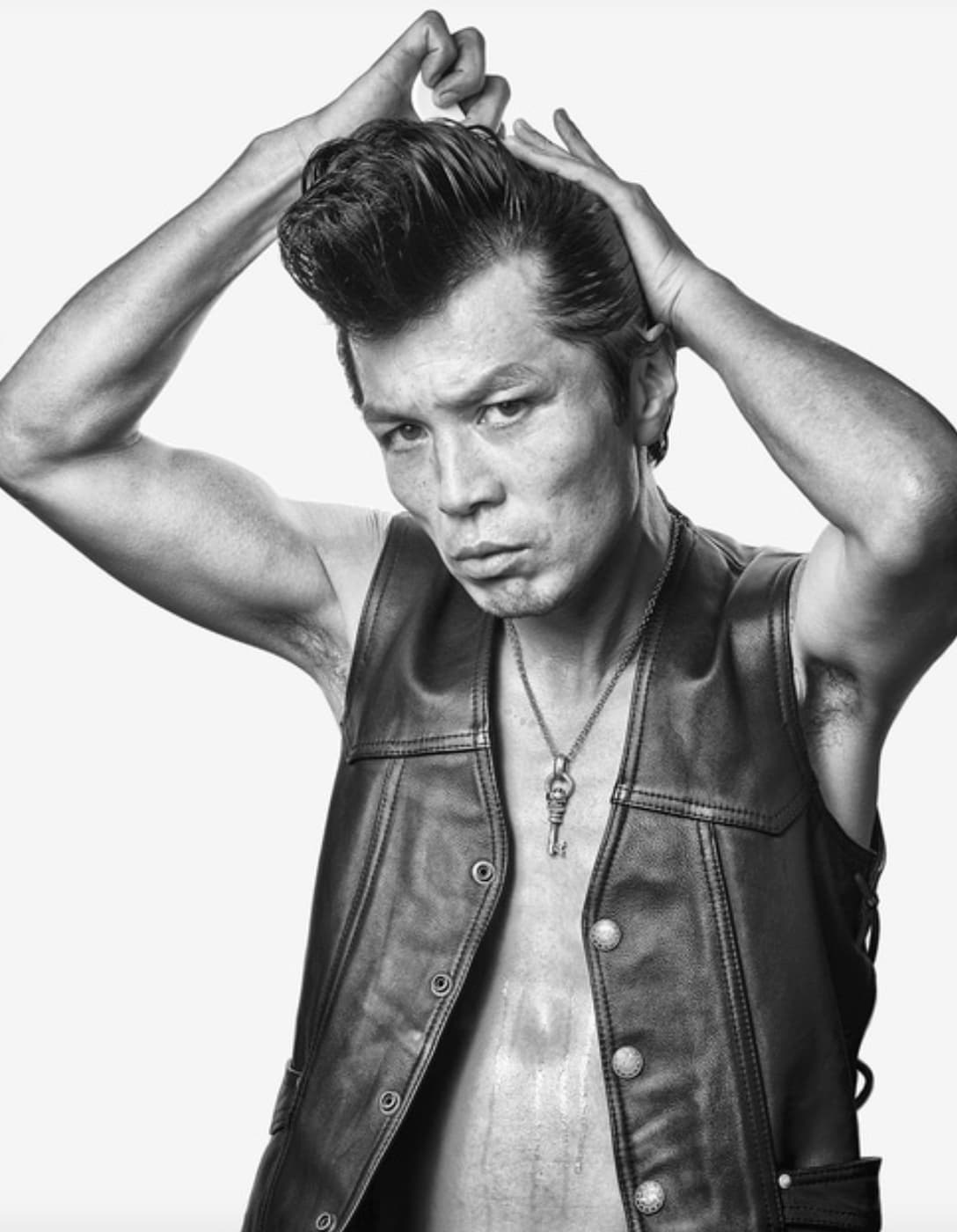 Japanese Gangsters and Greasers Vibing Up the Past | eBaum's World