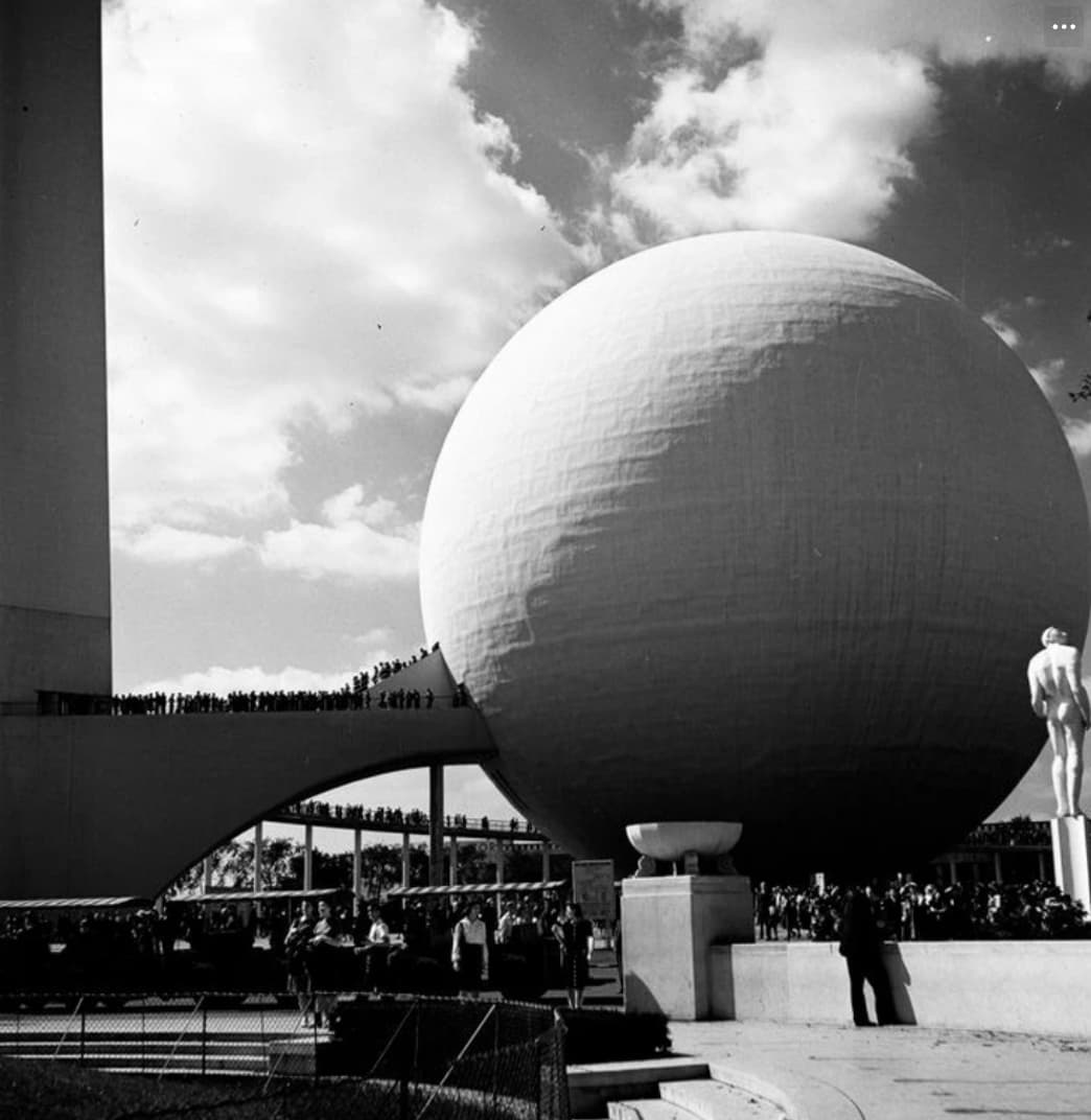 Old Timey Inventors Showing Their Stuff at World Fairs | eBaum's World