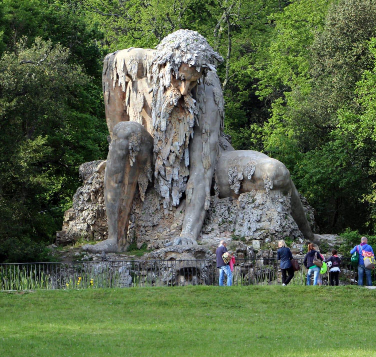 Extra-Massive Objects Seen With Humans for Scale | eBaum's World