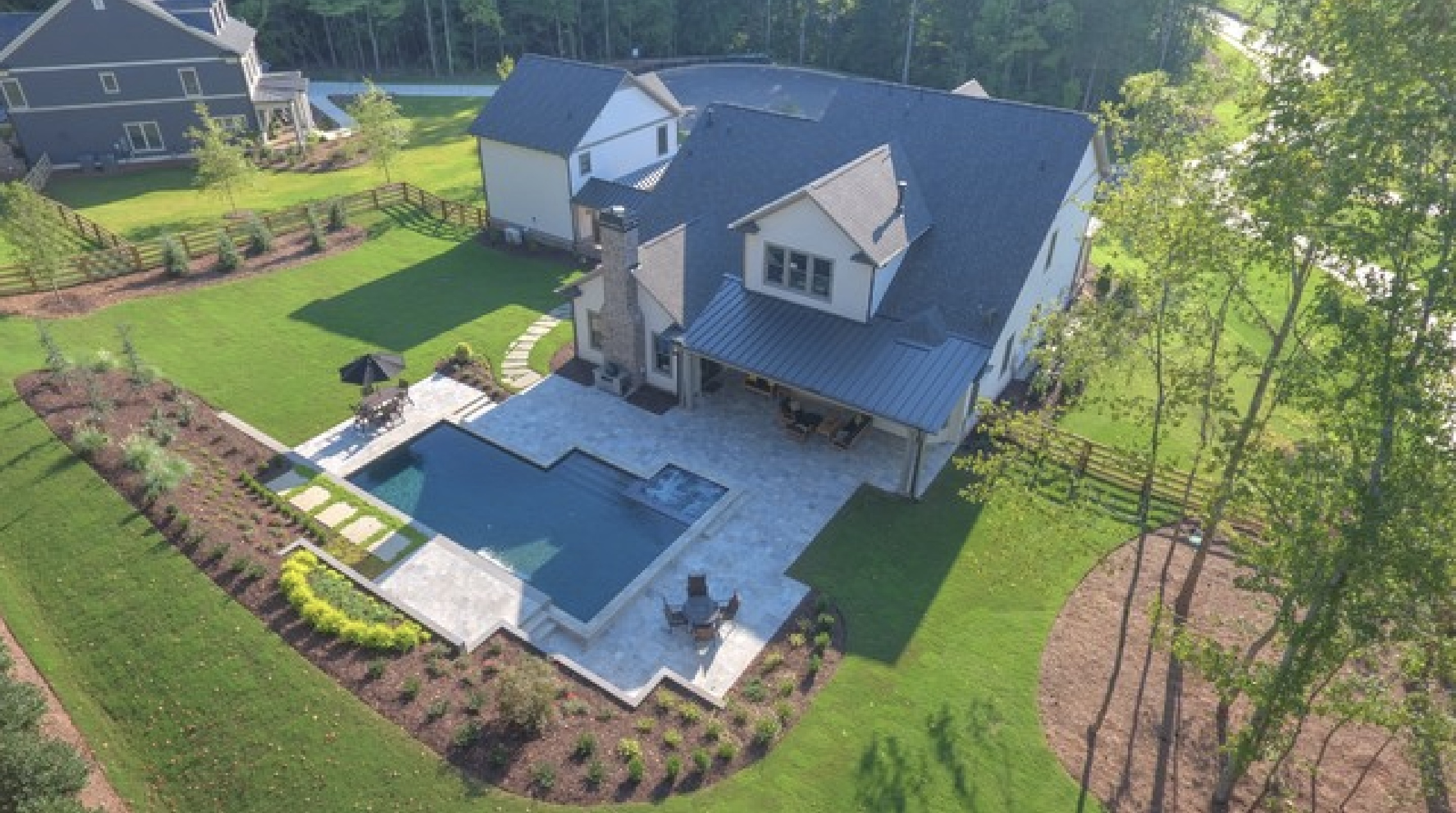 25 Photos Where Reality Feels Questionable | eBaum's World