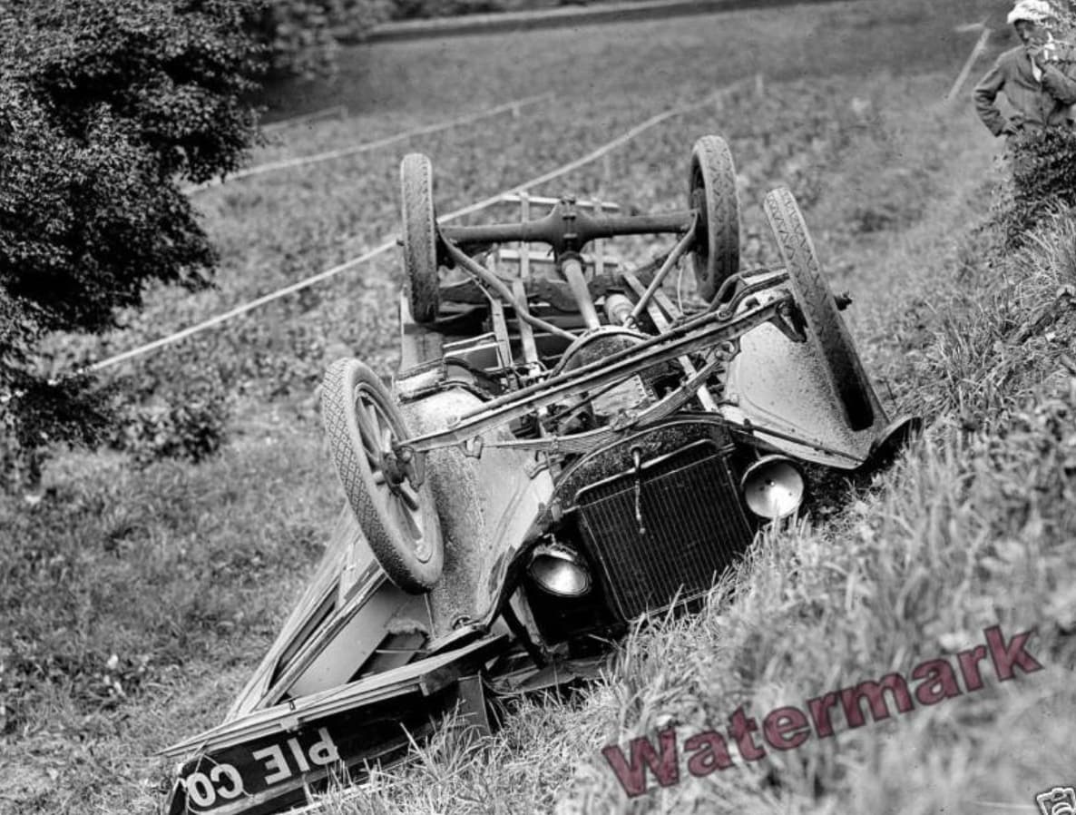 24 Historical Photos of Model T Accidents That Show Some People Can't ...