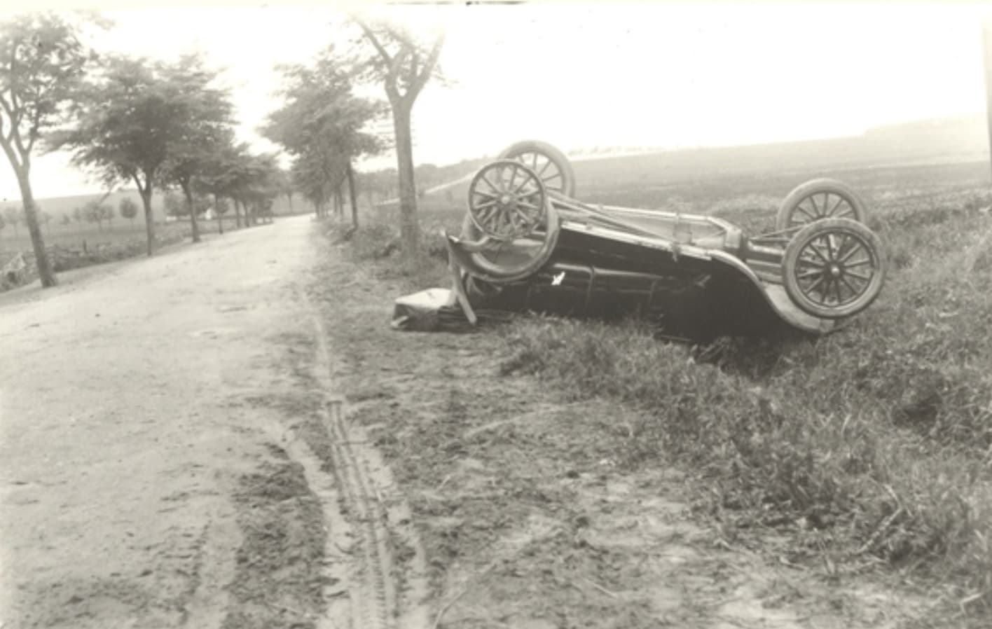 24 Historical Photos of Model T Accidents That Show Some People Can't ...