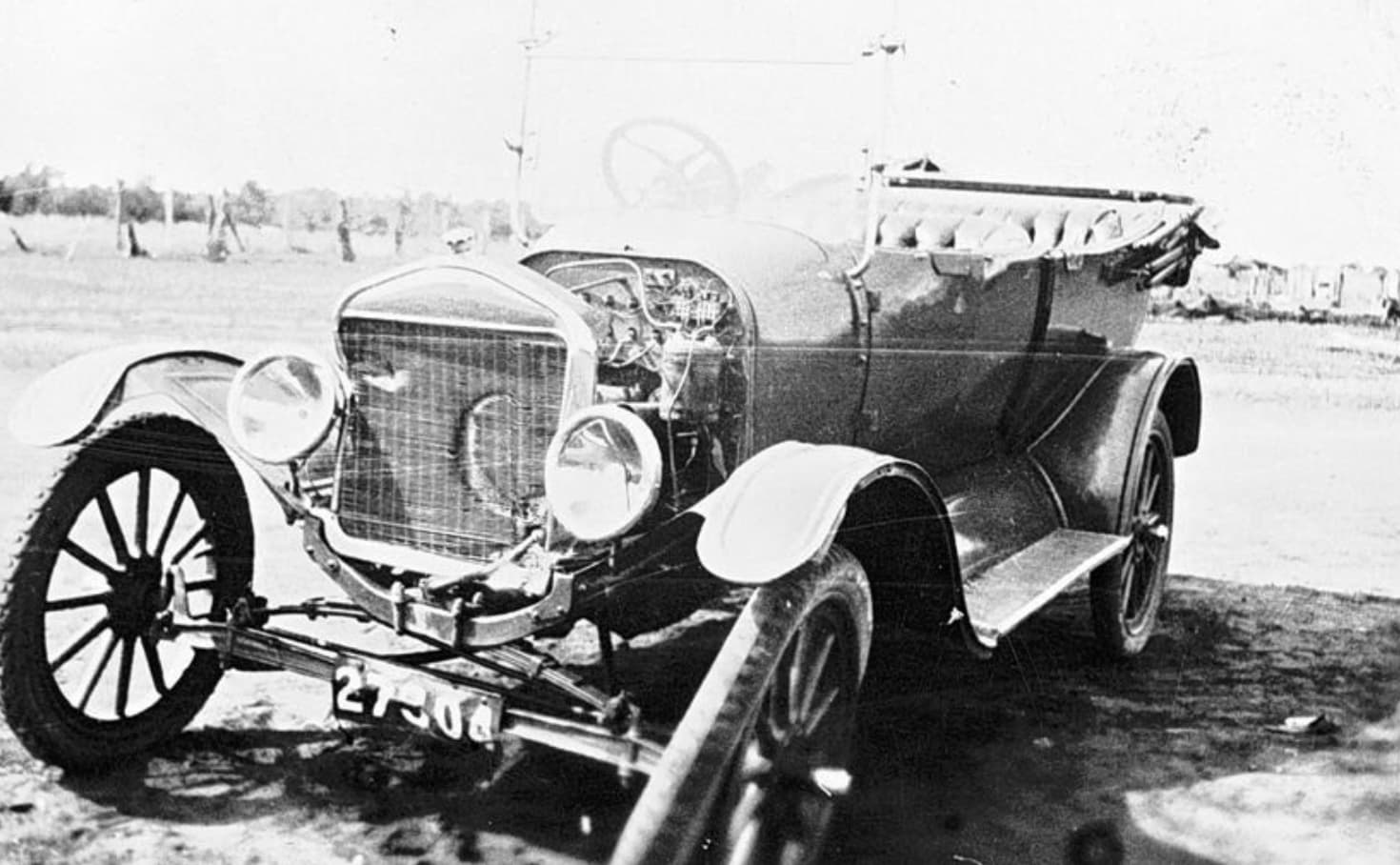 24 Historical Photos of Model T Accidents That Show Some People Can't ...
