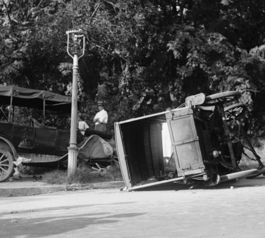 24 Historical Photos of Model T Accidents That Show Some People Can't ...