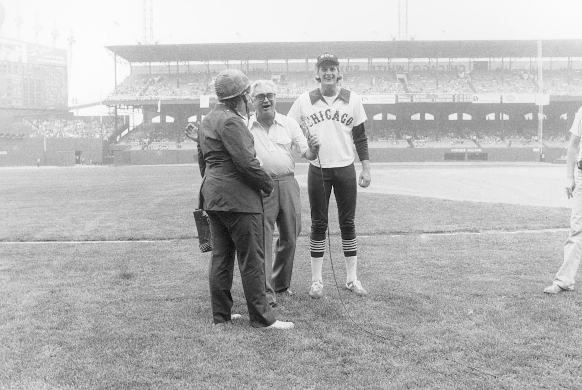 20 Photos to Remember the Wild Evening of the 'Disco Demolition Night ...
