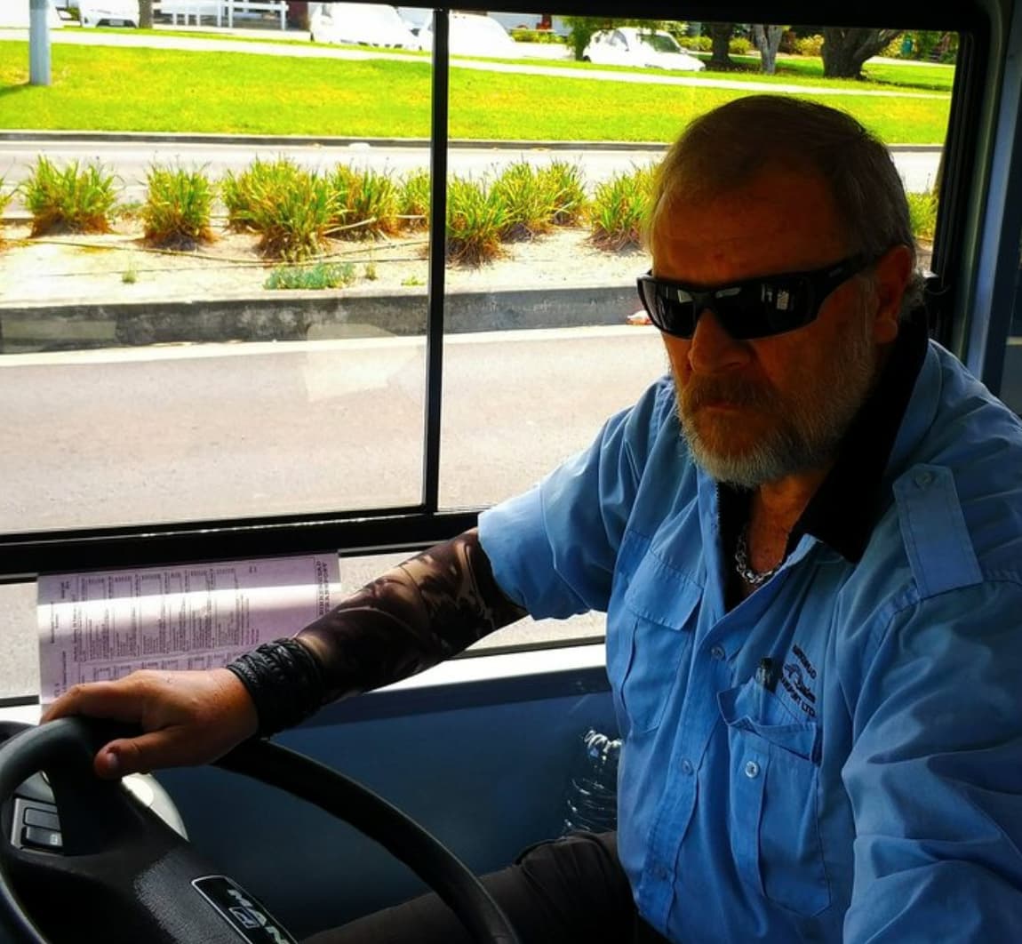 Here Are 15 Pics of Seriously Grumpy Bus Drivers | eBaum's World