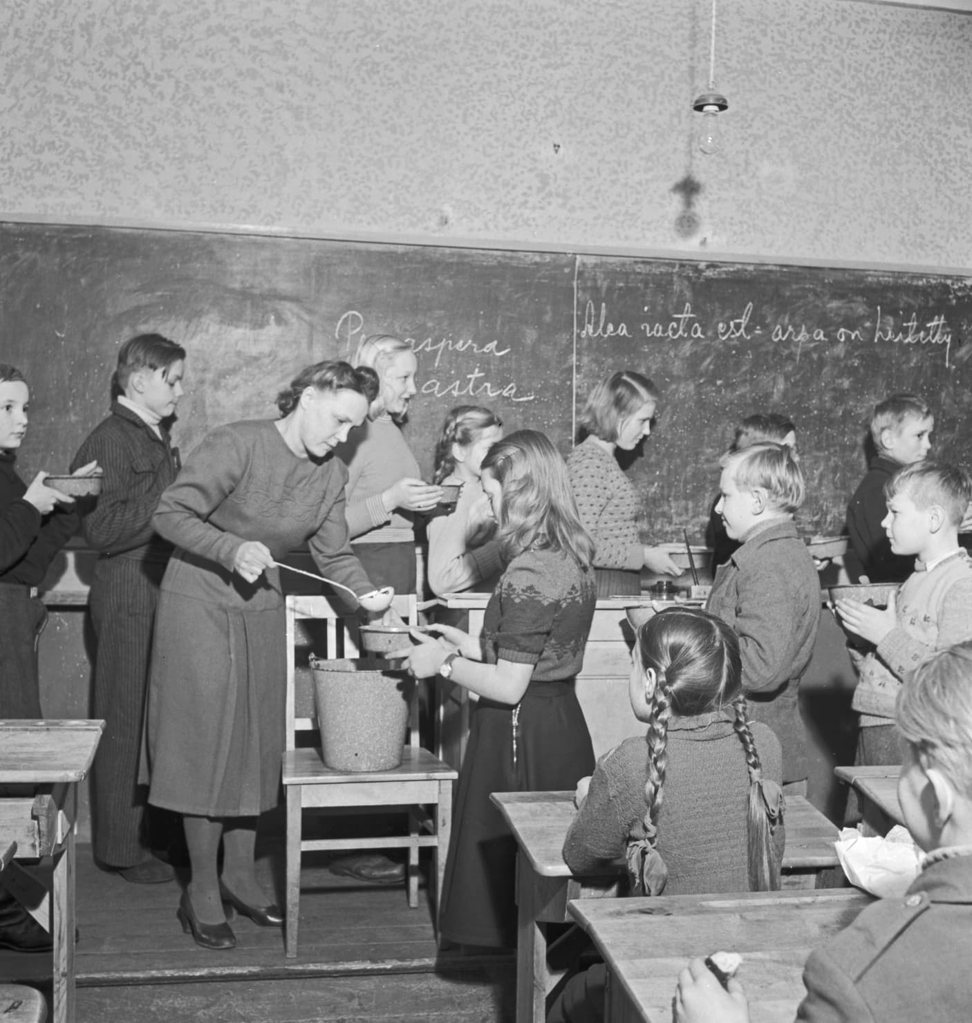 22 Photos of What School Looked Like in the 1950s | eBaum's World