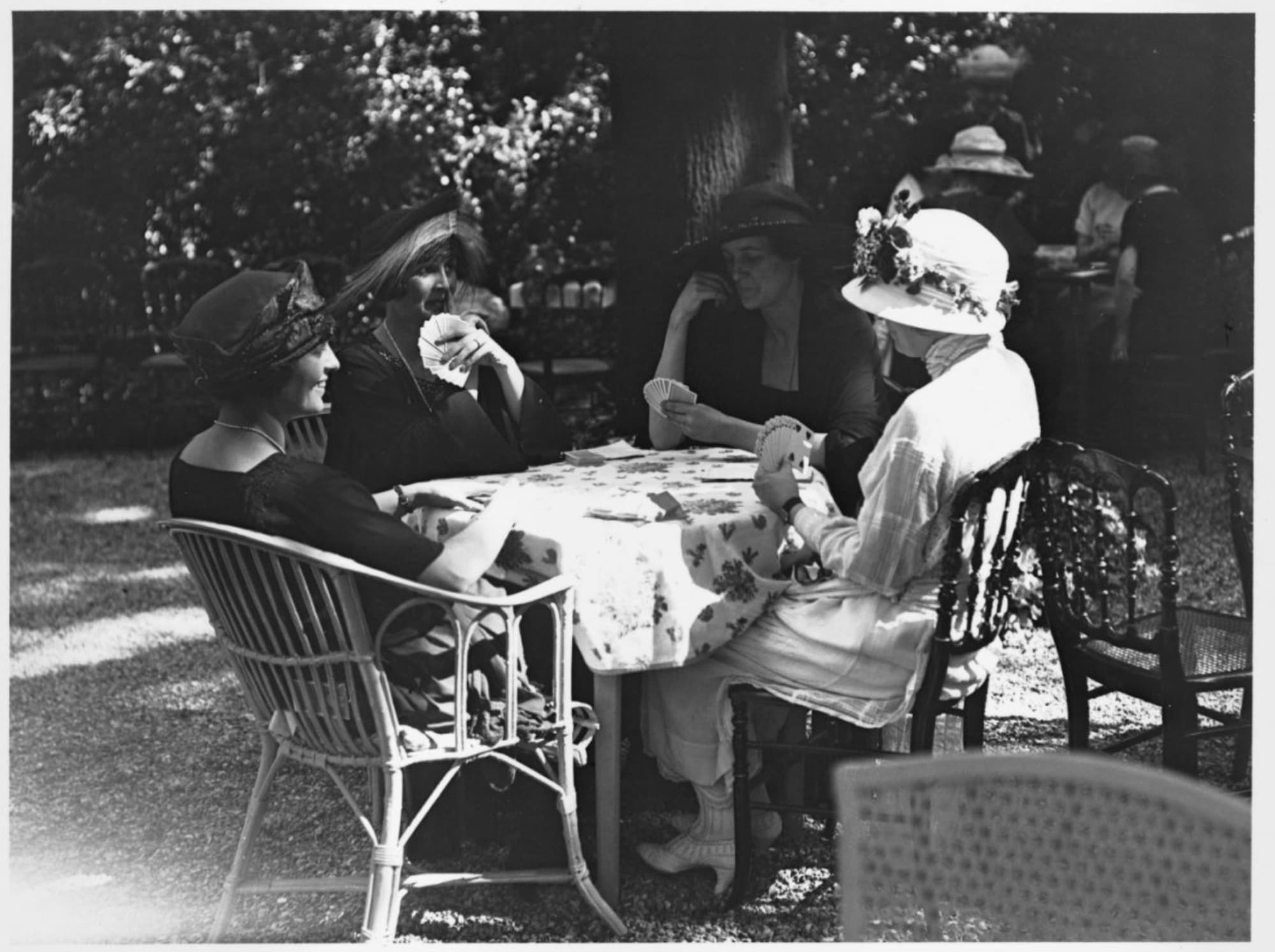 What it Looked Like to Go Party in the Roaring '20s | eBaum's World