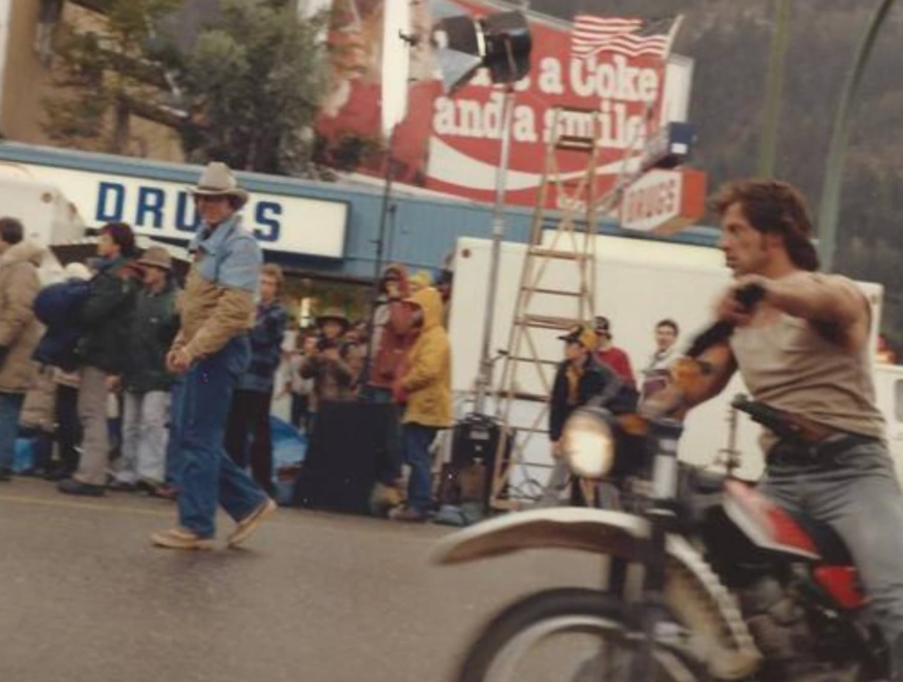 20 Behind-the-Scenes Pics of Stallone's 'First Blood' | eBaum's World