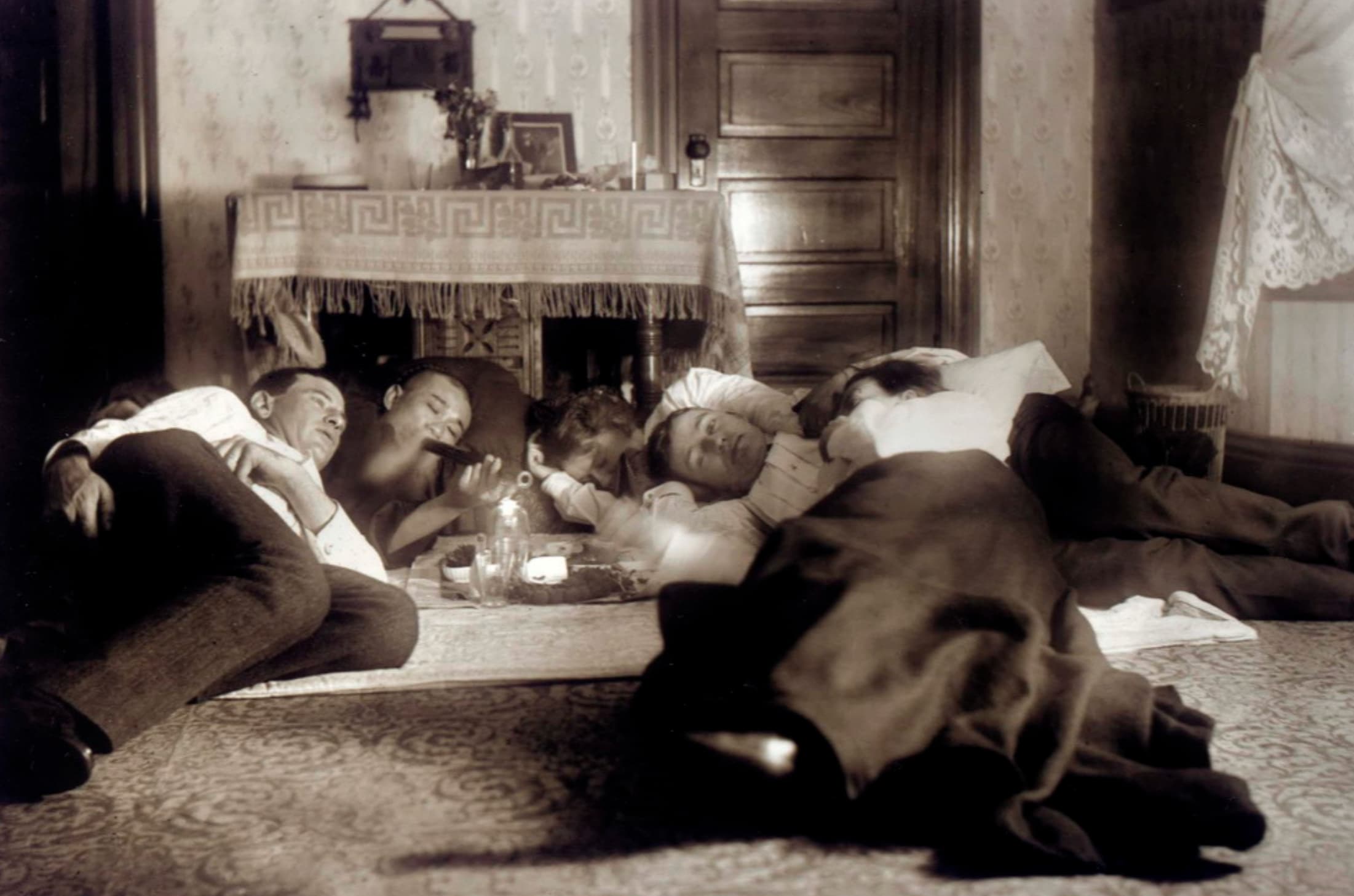 23 Vintage Photos of People Getting Zooted in Opium Dens | eBaum's World