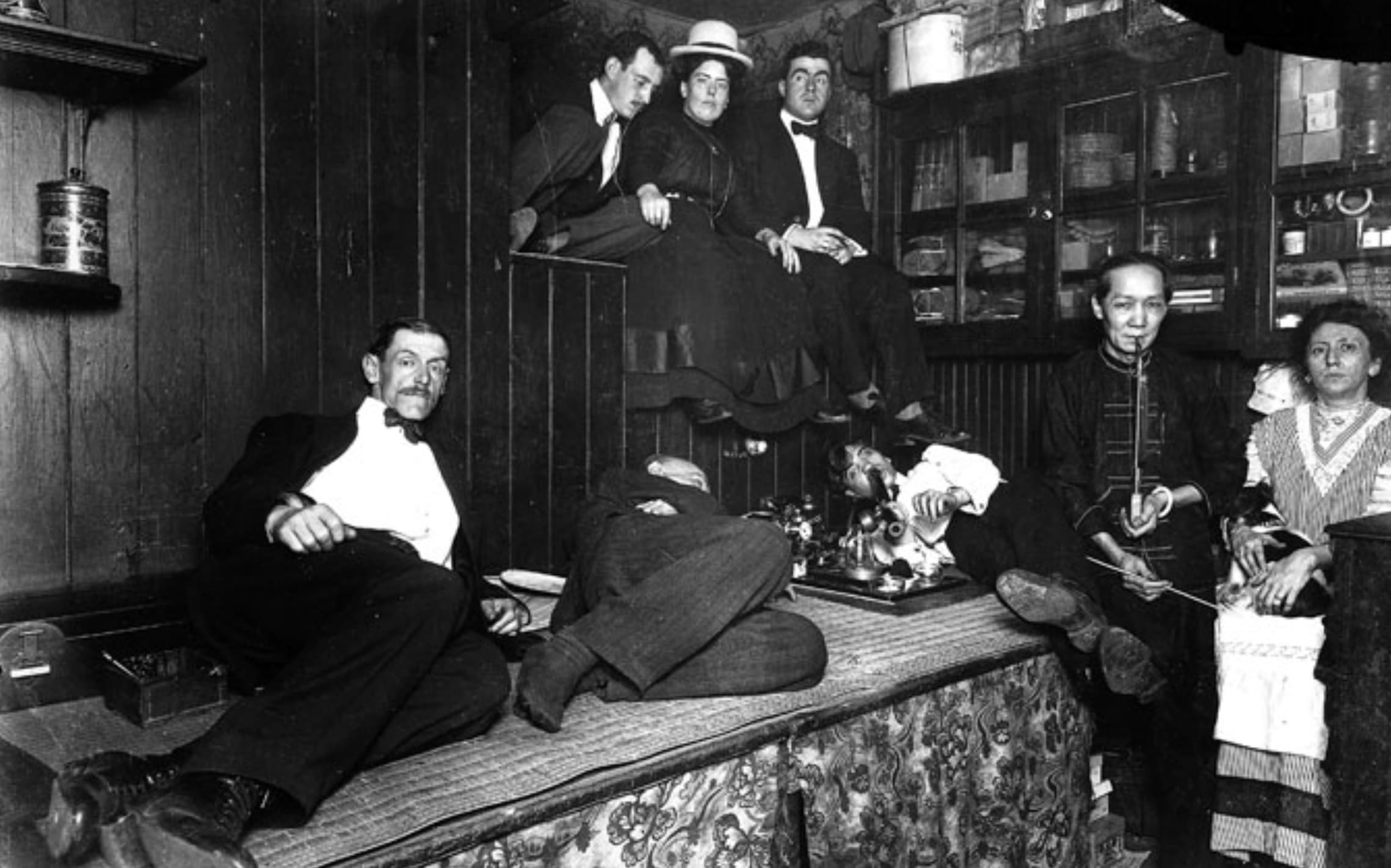 23 Vintage Photos of People Getting Zooted in Opium Dens | eBaum's World