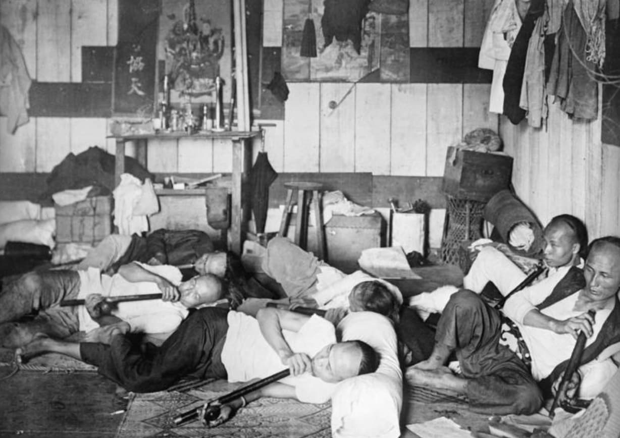 23 Vintage Photos of People Getting Zooted in Opium Dens | eBaum's World