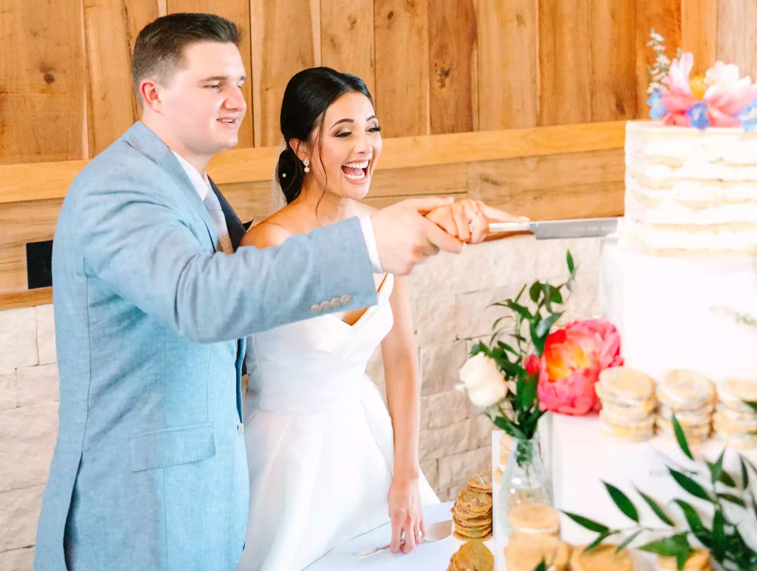 22 Hot Chicks Giving Ugly Guys Hope | eBaum's World