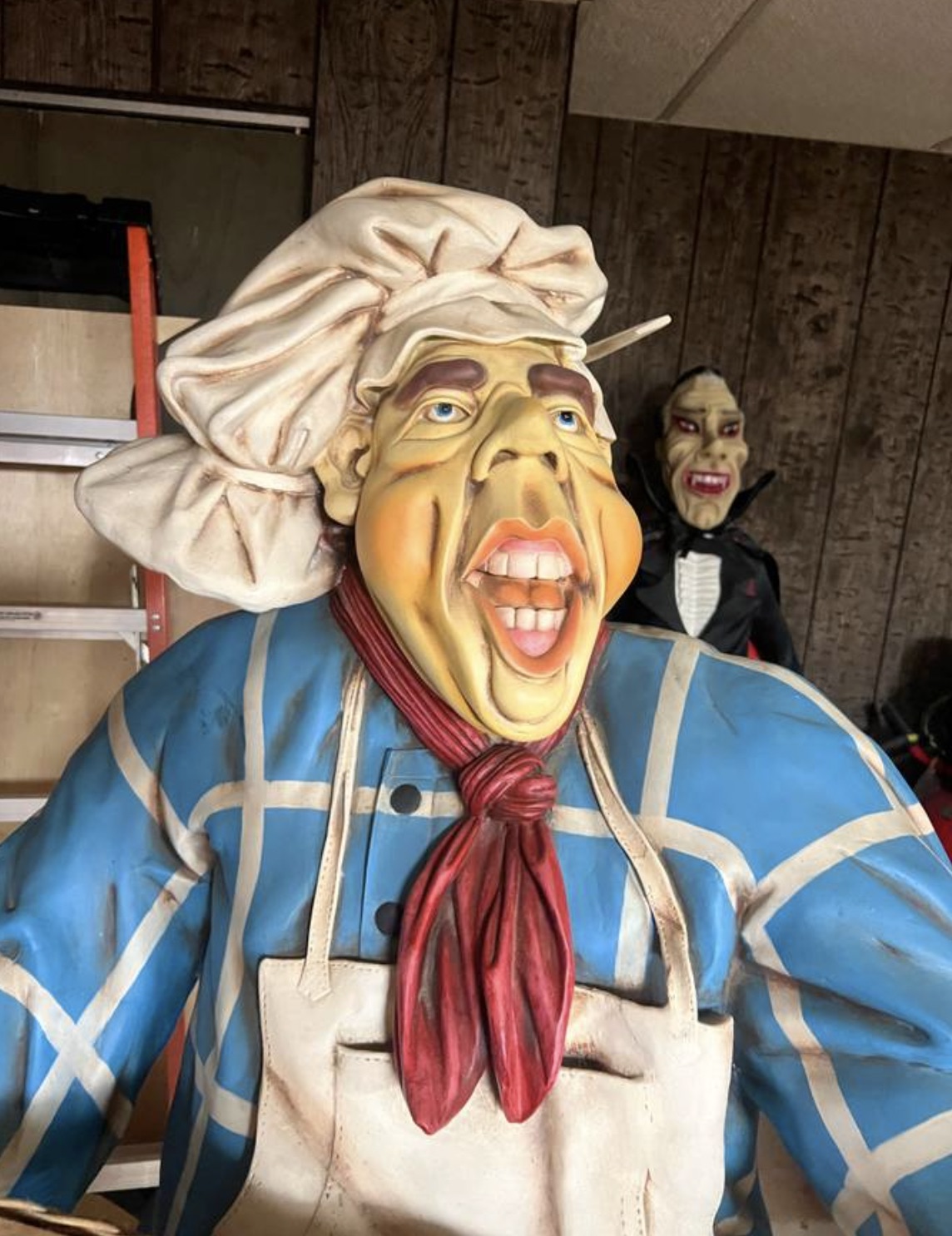 50 Weird Storefront Statues to Greet Before You Eat | eBaum's World