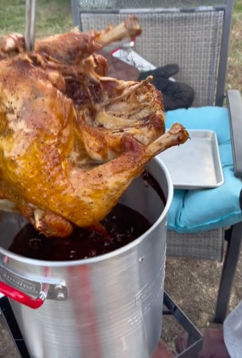 18 More People Who Tried and Failed to Deep Fry Their Thanksgiving ...