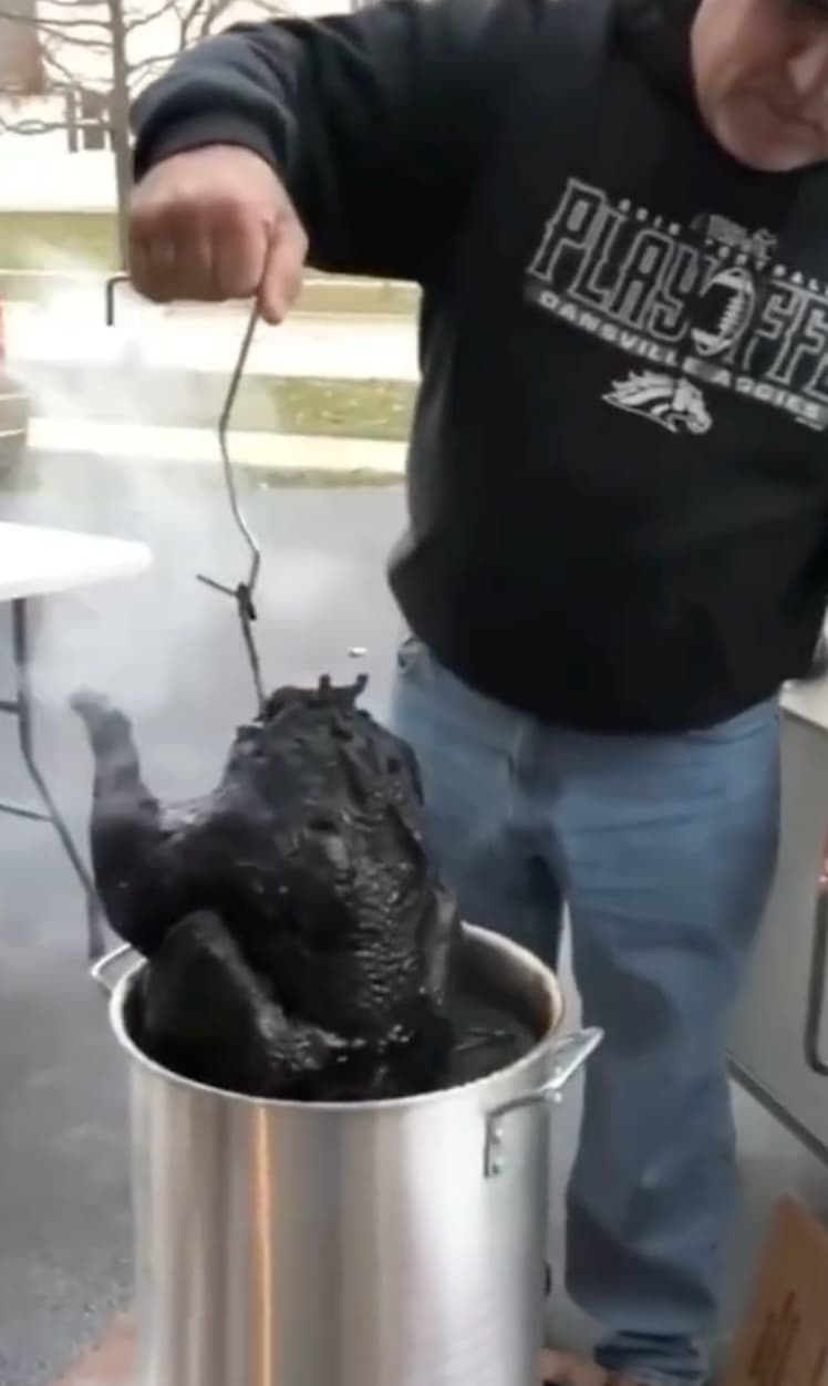 18 More People Who Tried and Failed to Deep Fry Their Thanksgiving ...