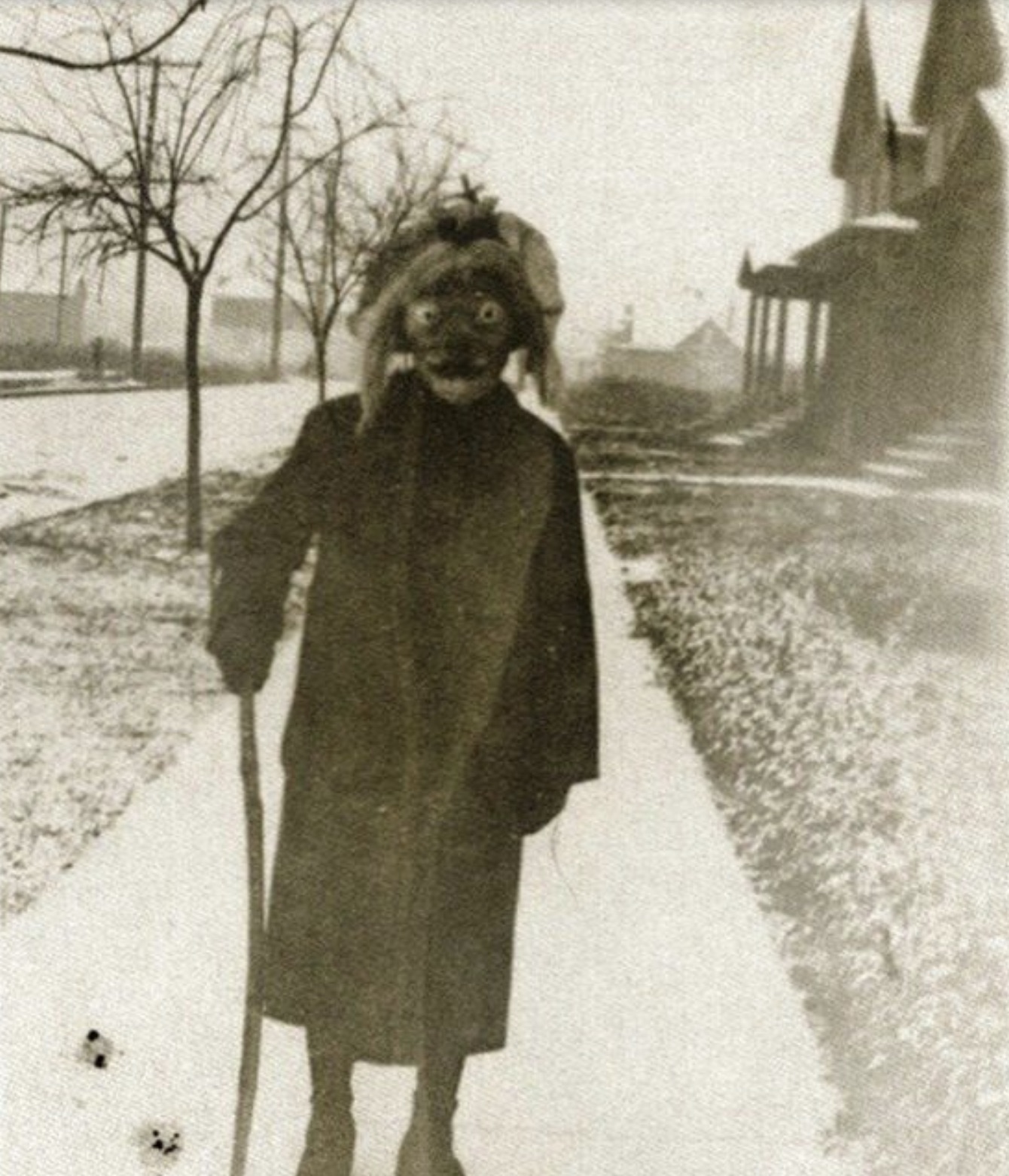 40 Creepy Pics to Send a Shiver Down Your Spine | eBaum's World