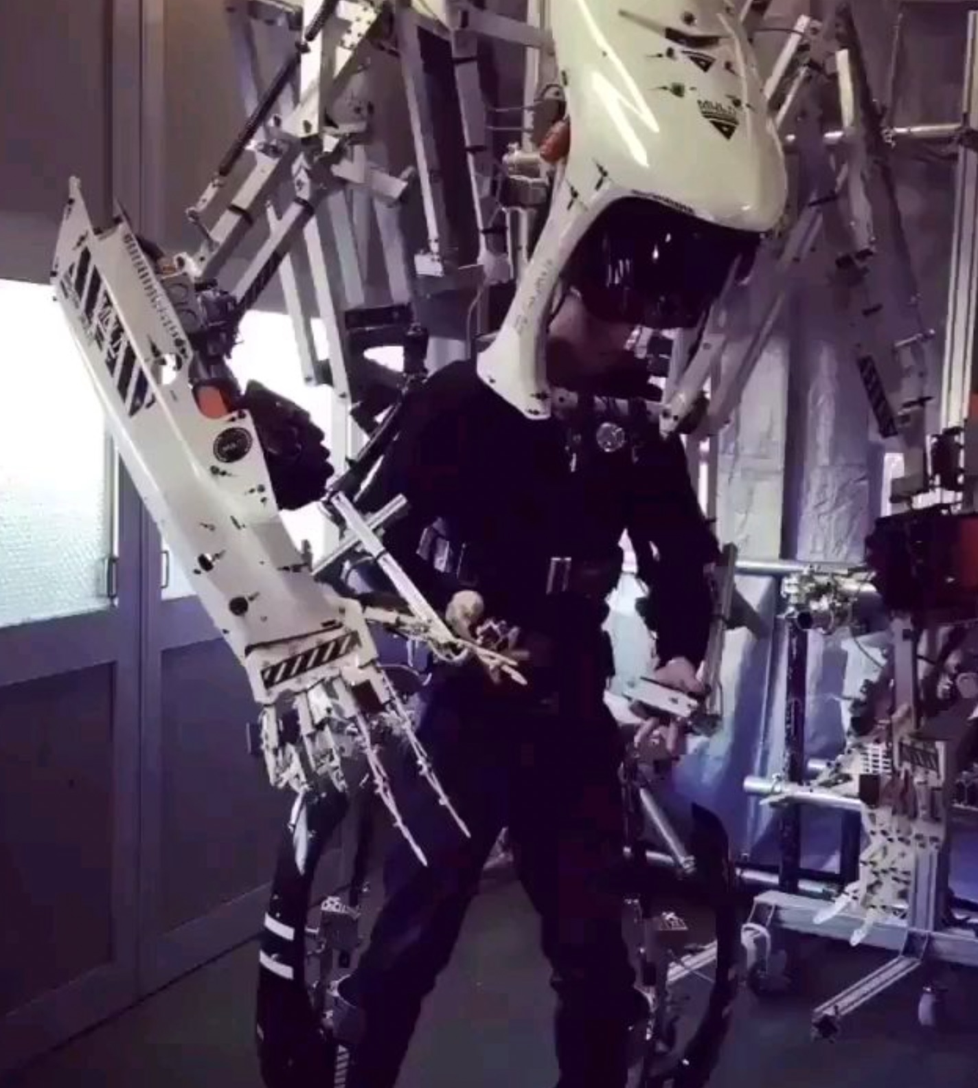 32 Cool Mech Suits AI Will Eventually Use to Crush Us | eBaum's World