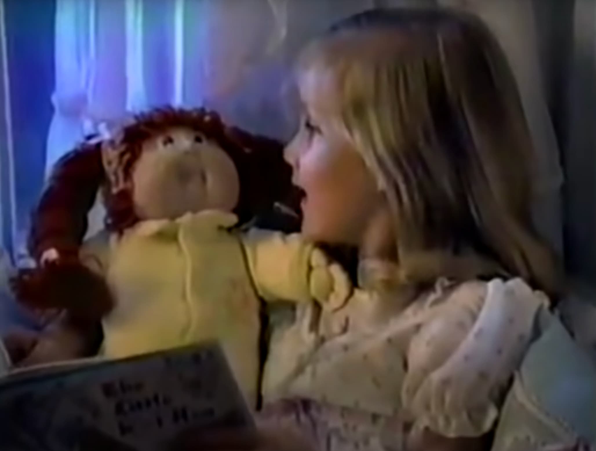 10 Photos Remembering When The Cabbage Patch Kids Incited A Riot In ...