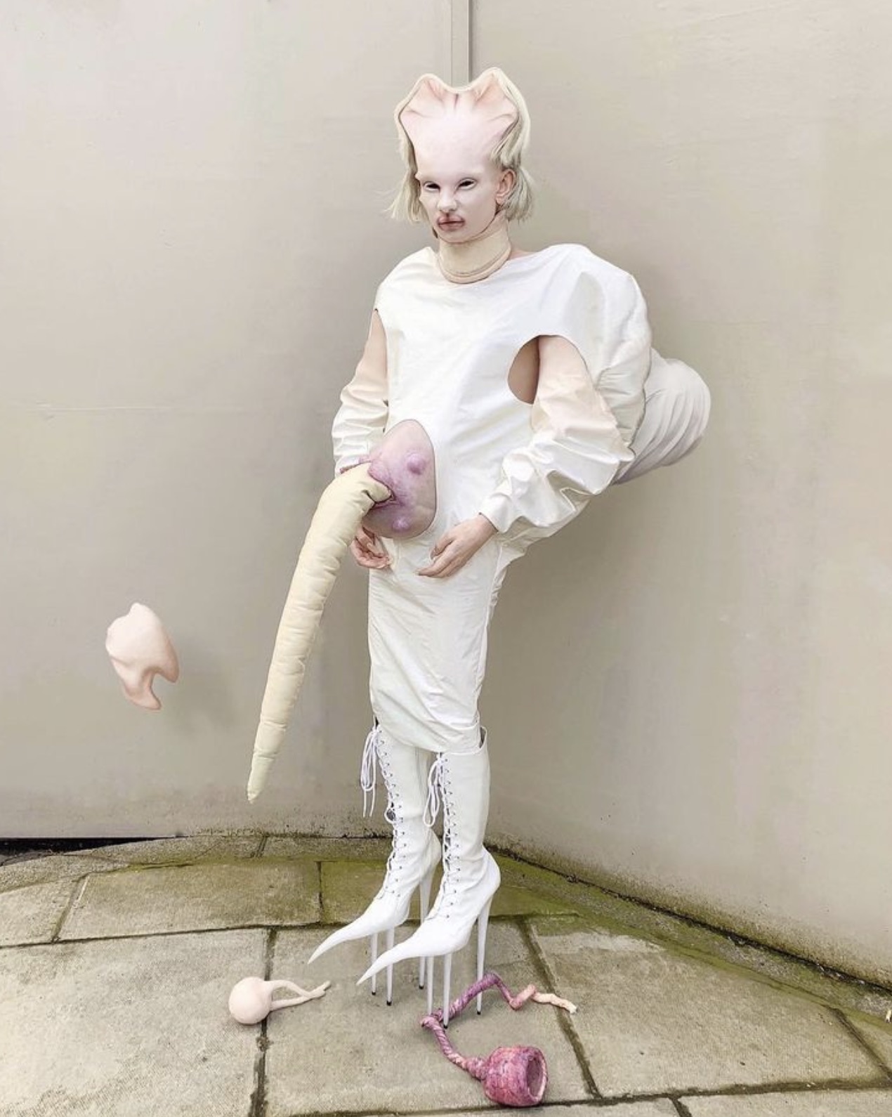 45 Cursed Randoms Crawling Underneath Your Skin | eBaum's World