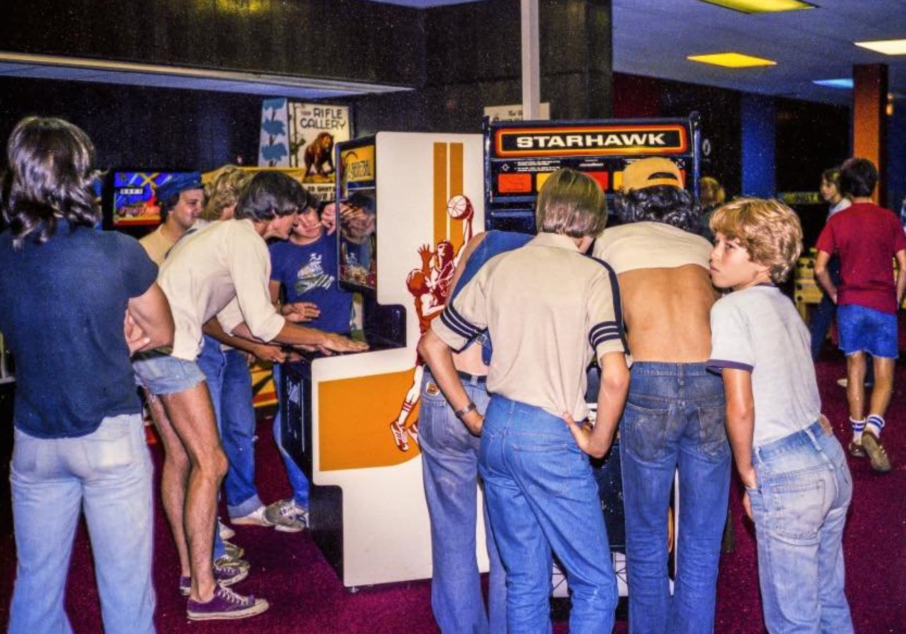 10 Pics from the Peak of '80s Arcade Weekend Chaos | eBaum's World