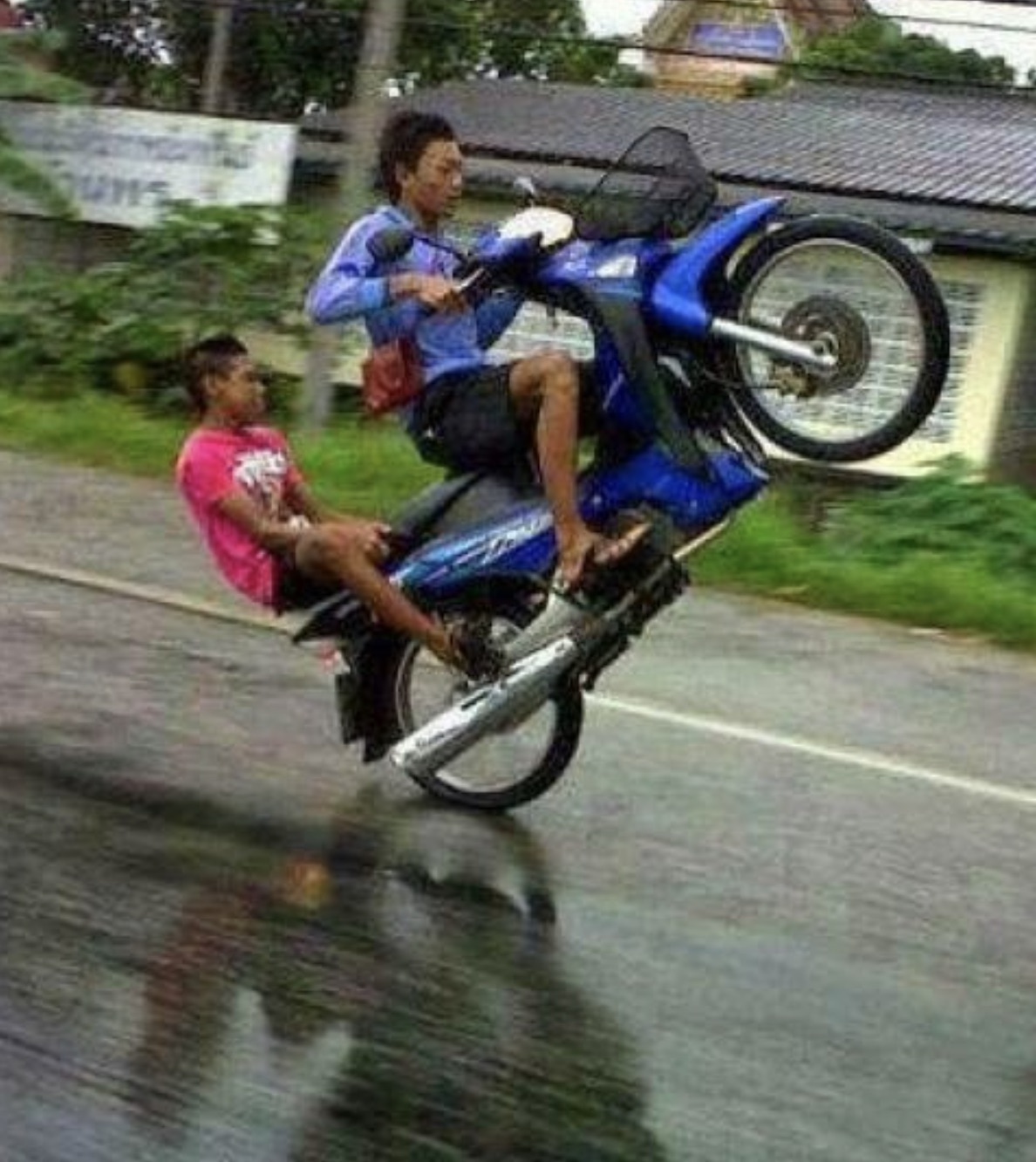 30 Friday Morning Randoms to Start Your Weekend Weird | eBaum's World