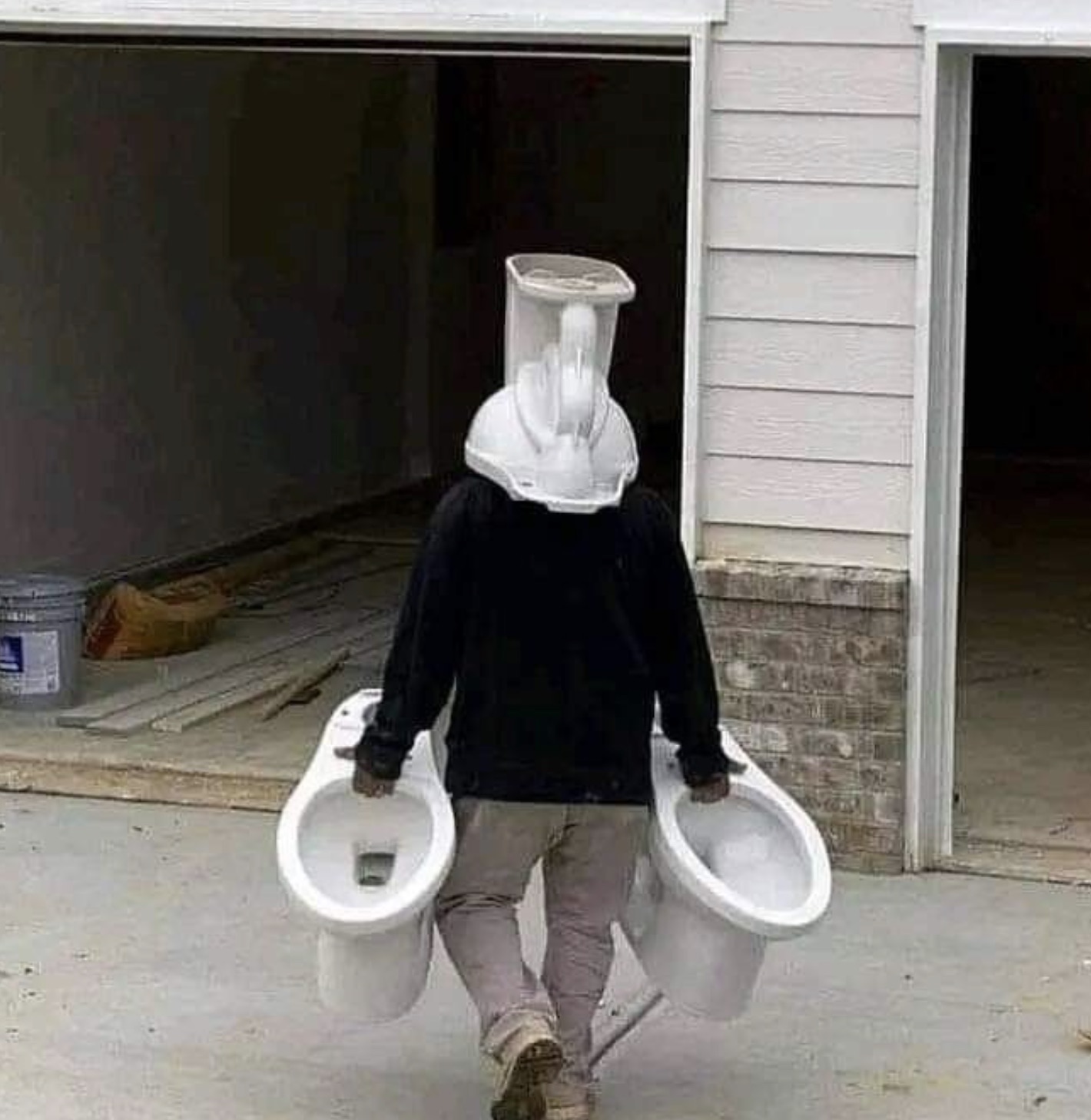 Unsettling Photos to Make You Feel a Bit Uneasy | eBaum's World